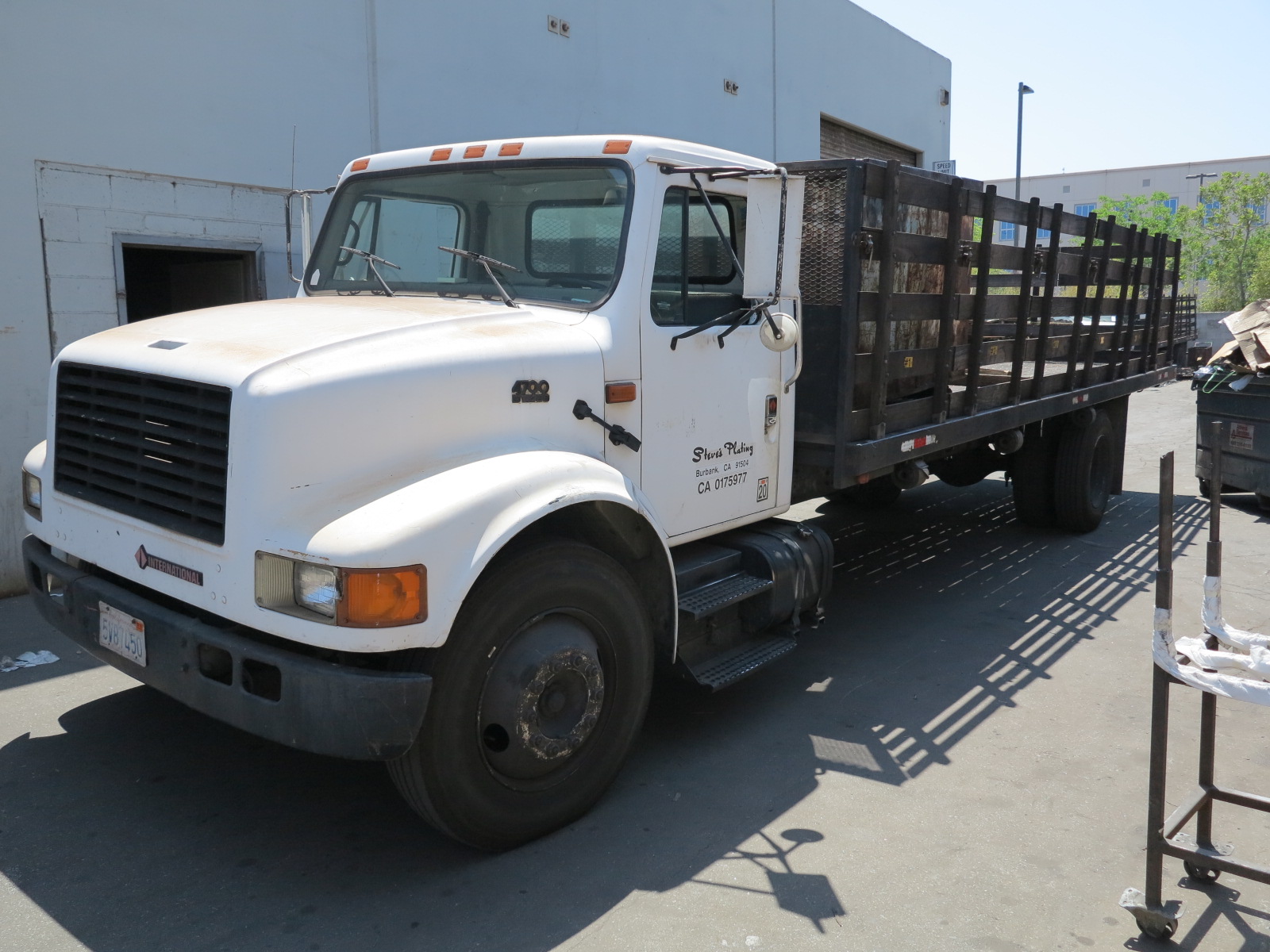 1989 NAVISTAR INTERNATIONAL, MODEL 4700 DT 466, 25' BED, 6 SPEED, VIN ...