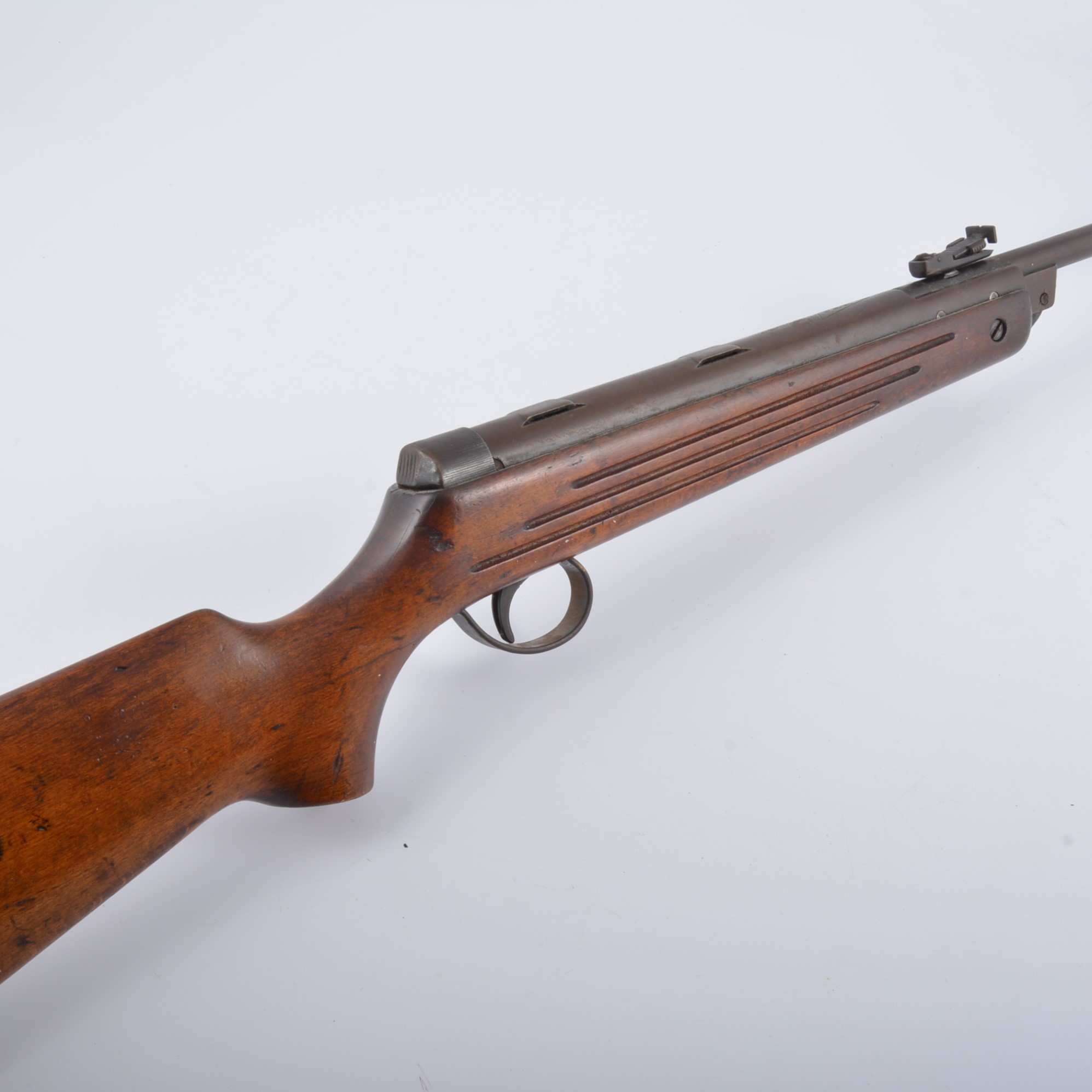 BSA Meteor .177 Cal Air Rifle, beechwood stock, overall length 105cm ...