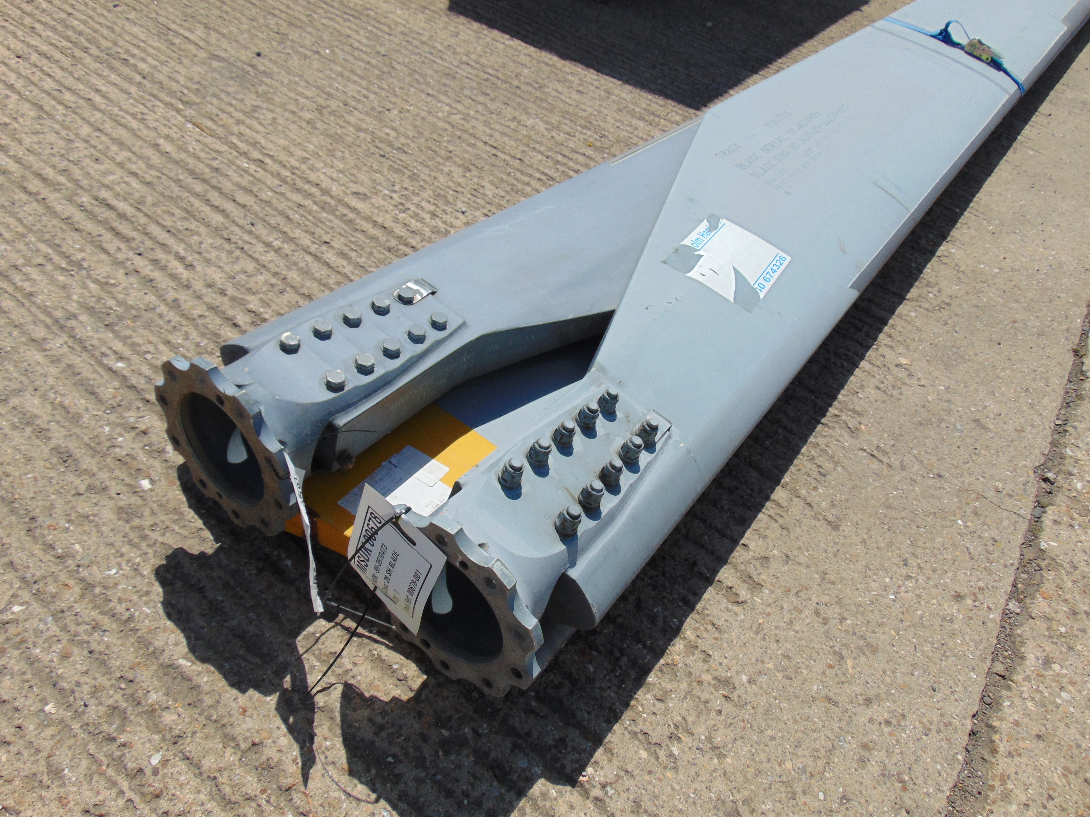 You are bidding on direct from the UK Ministry of Defence 4 x Sea King ...