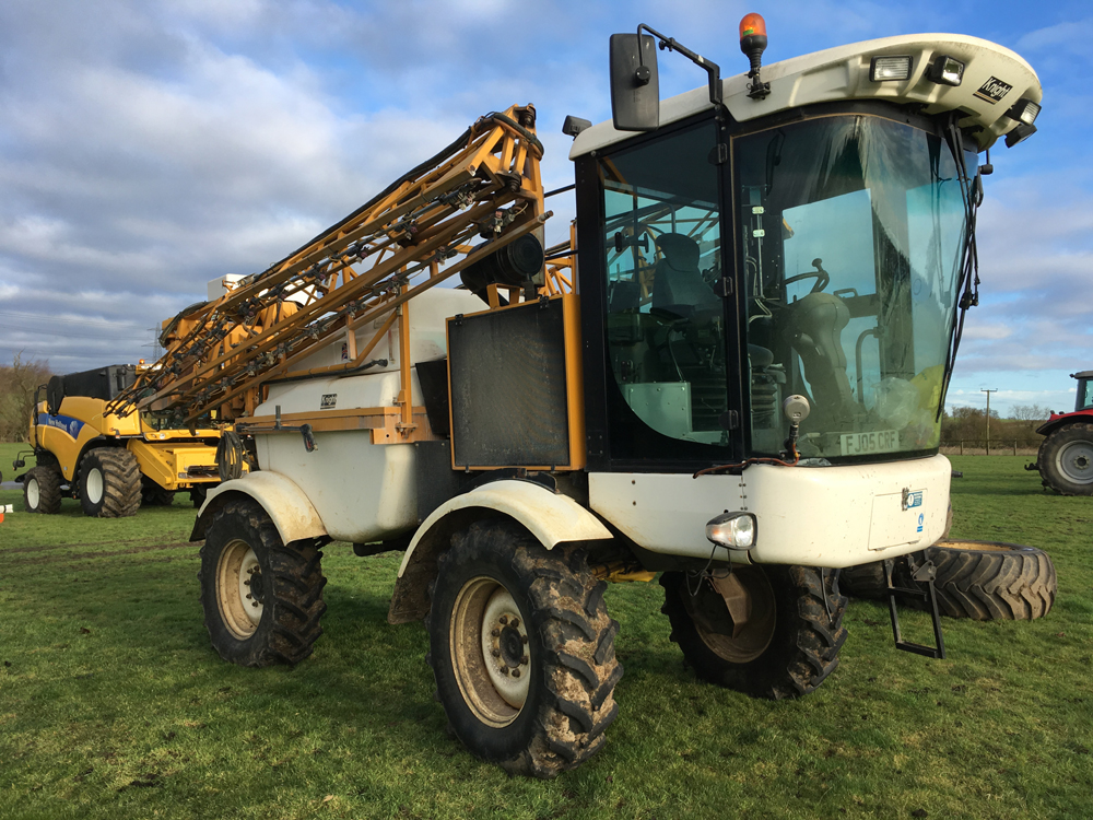 2005 Knight 1835 24m 3600ltr self-propelled sprayer with Laser ...