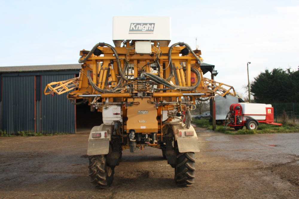 2005 Knight 1835 24m 3600ltr self-propelled sprayer with Laser ...
