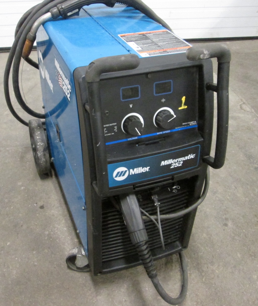 Miller Millermatic 252 Mig Welder built in wire feeder & mig gun300 amp ...