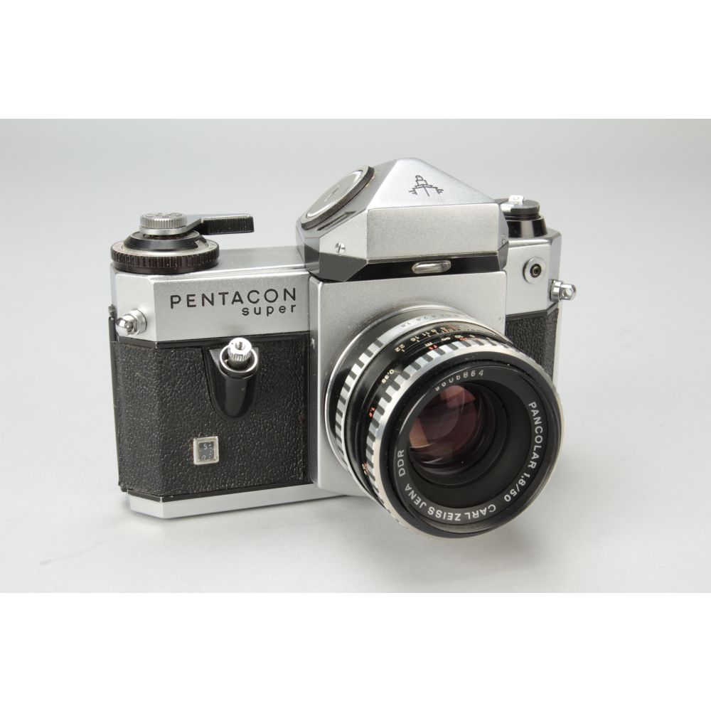 Pentacon Super Camera, No 1521 with matching prism, body, VG/E, small ...