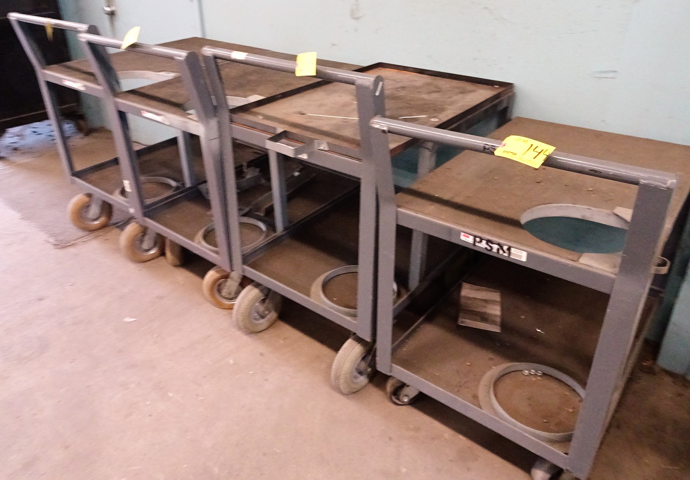 (4) Dayton Mdl. 4YW79 Portable Gas Receiving Carts
