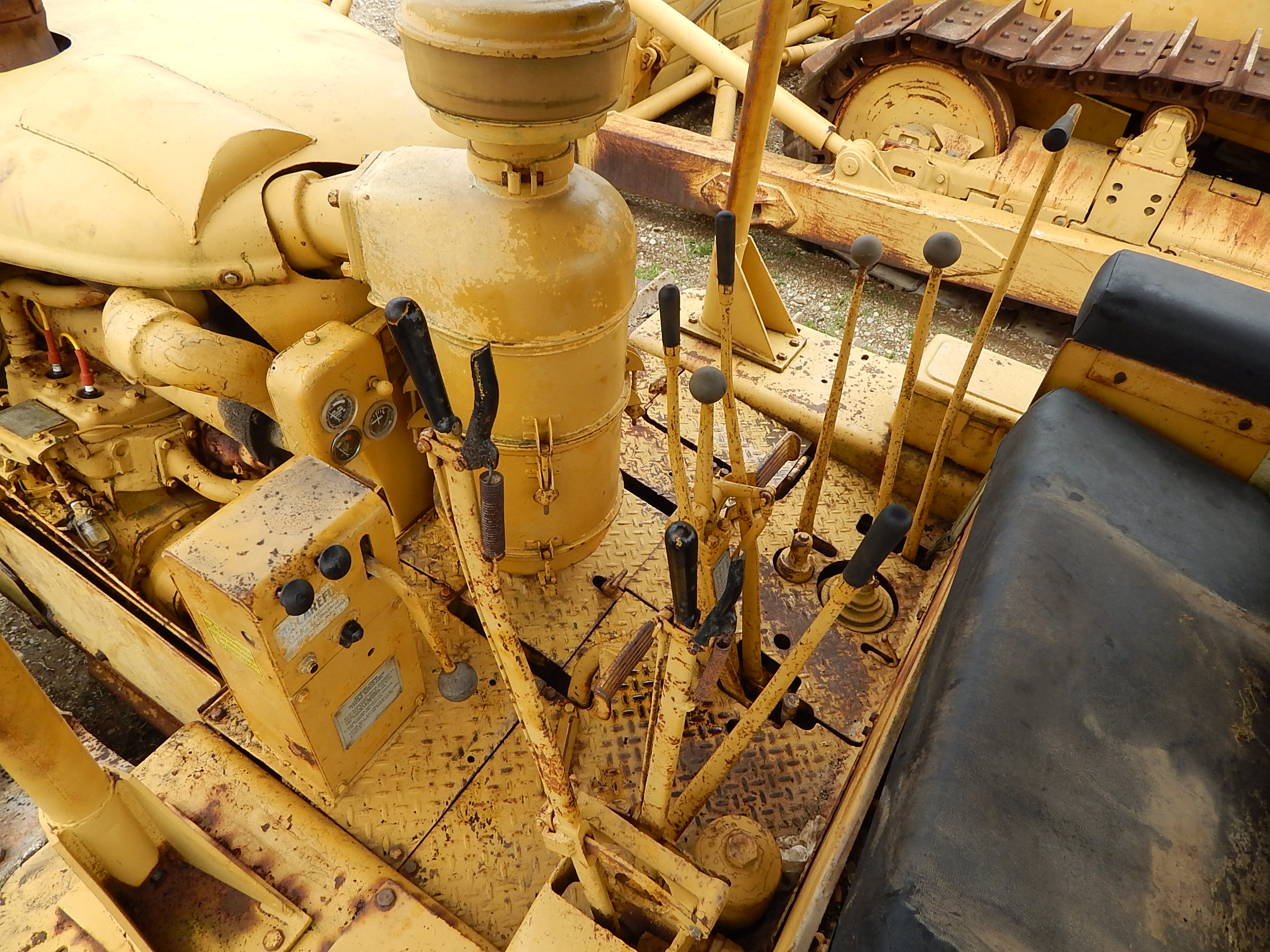 Caterpillar D7C Crawler Dozer, 9 ft 8 in Blade, Hyster D7N Winch, 5 ...