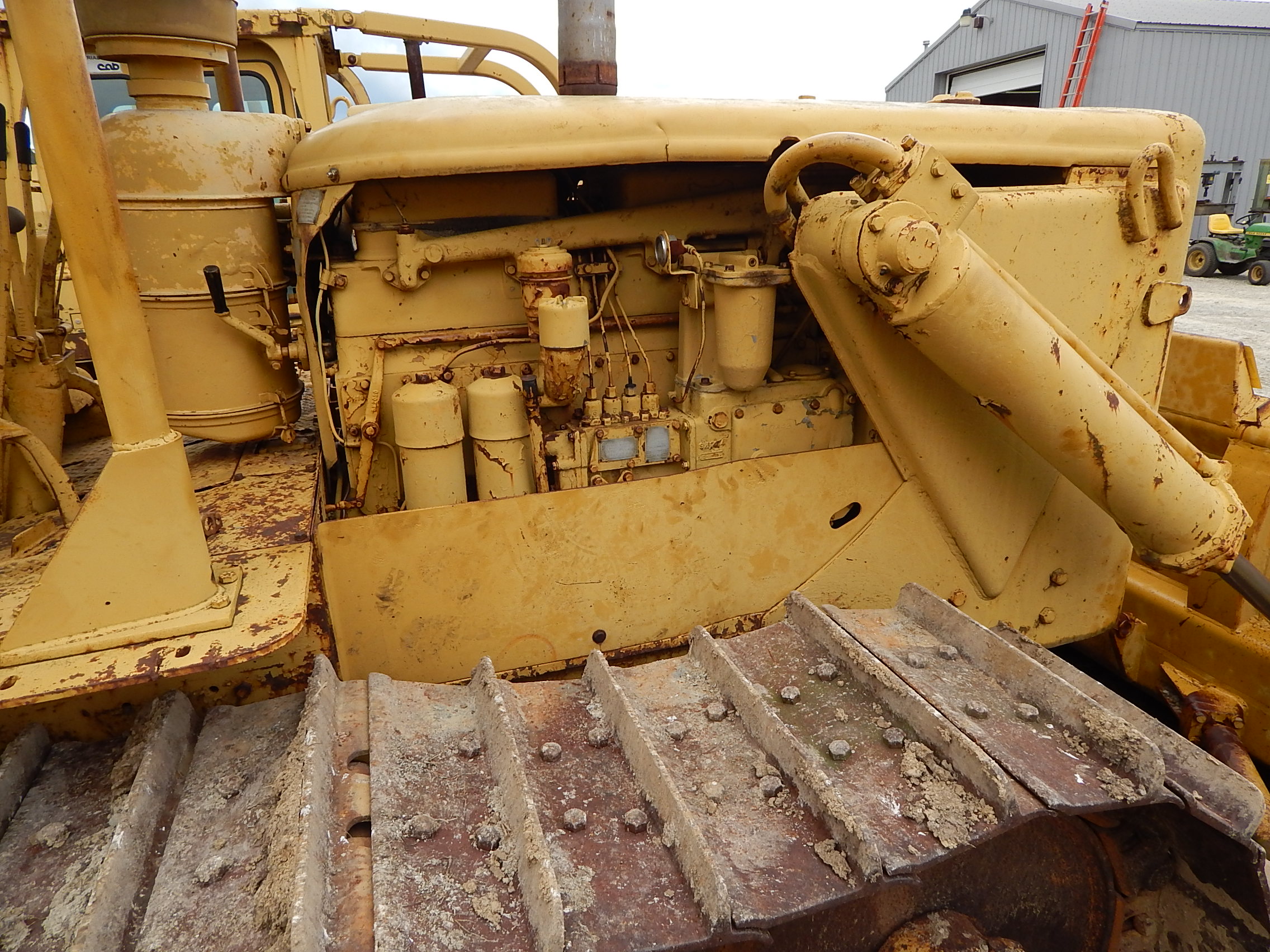 Caterpillar D7C Crawler Dozer, 9 ft 8 in Blade, Hyster D7N Winch, 5 ...