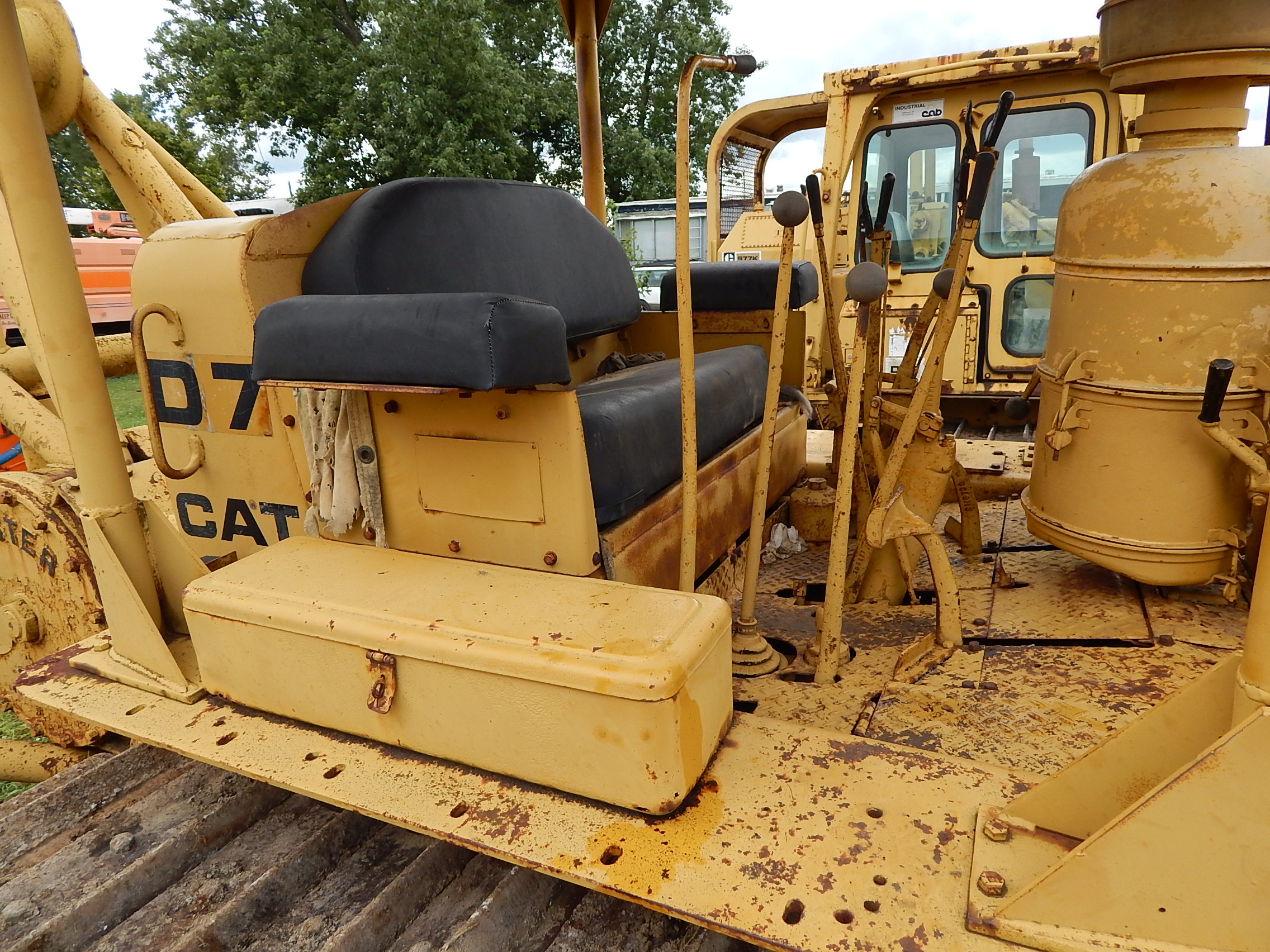 Caterpillar D7C Crawler Dozer, 9 ft 8 in Blade, Hyster D7N Winch, 5 ...
