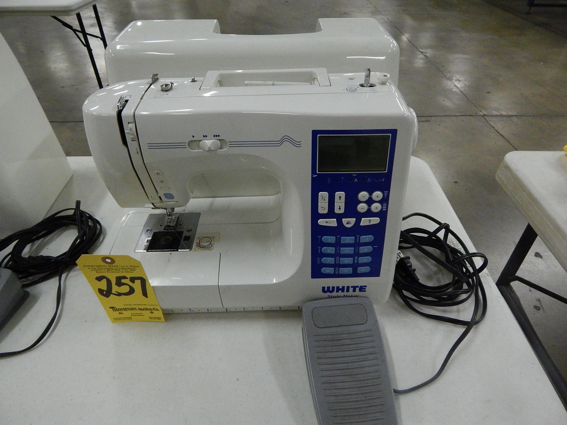 White Style-Maker Model 3100 Sewing Machine