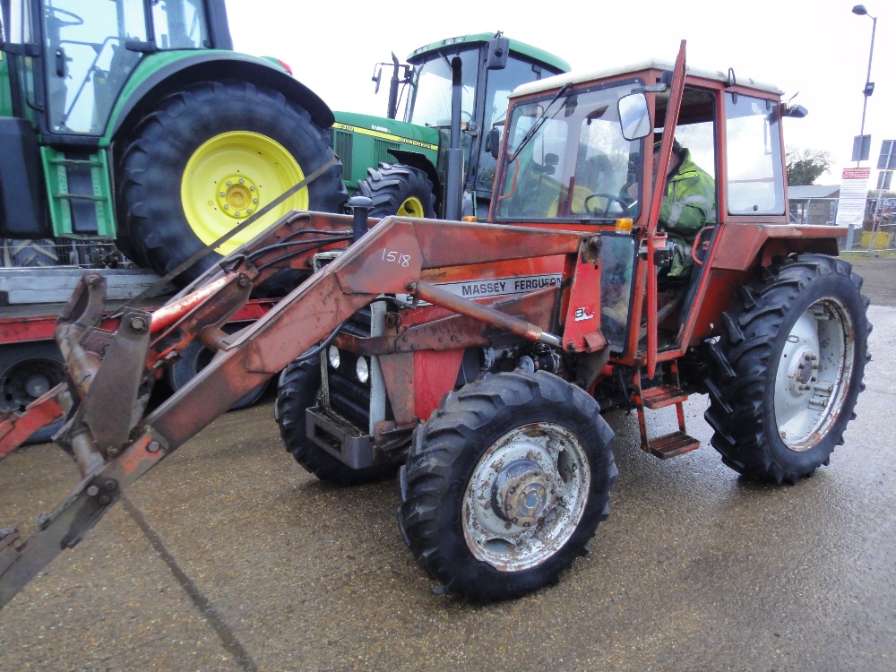 Massey Ferguson 265 4wd Tractor with Duncan Cab & MF Loader