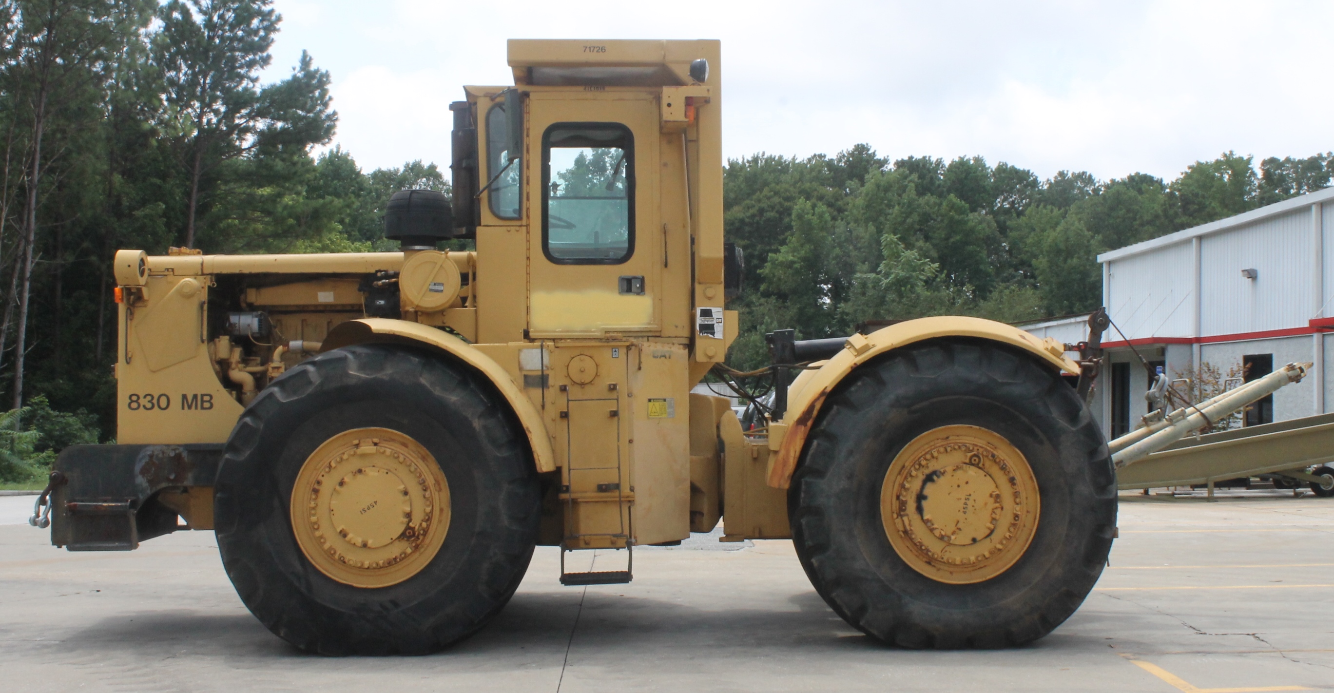 CATERPILLAR 830MB 4WD TRACTOR, MODEL: 830 MB SIZE: 294"L X 136"W X 139 ...