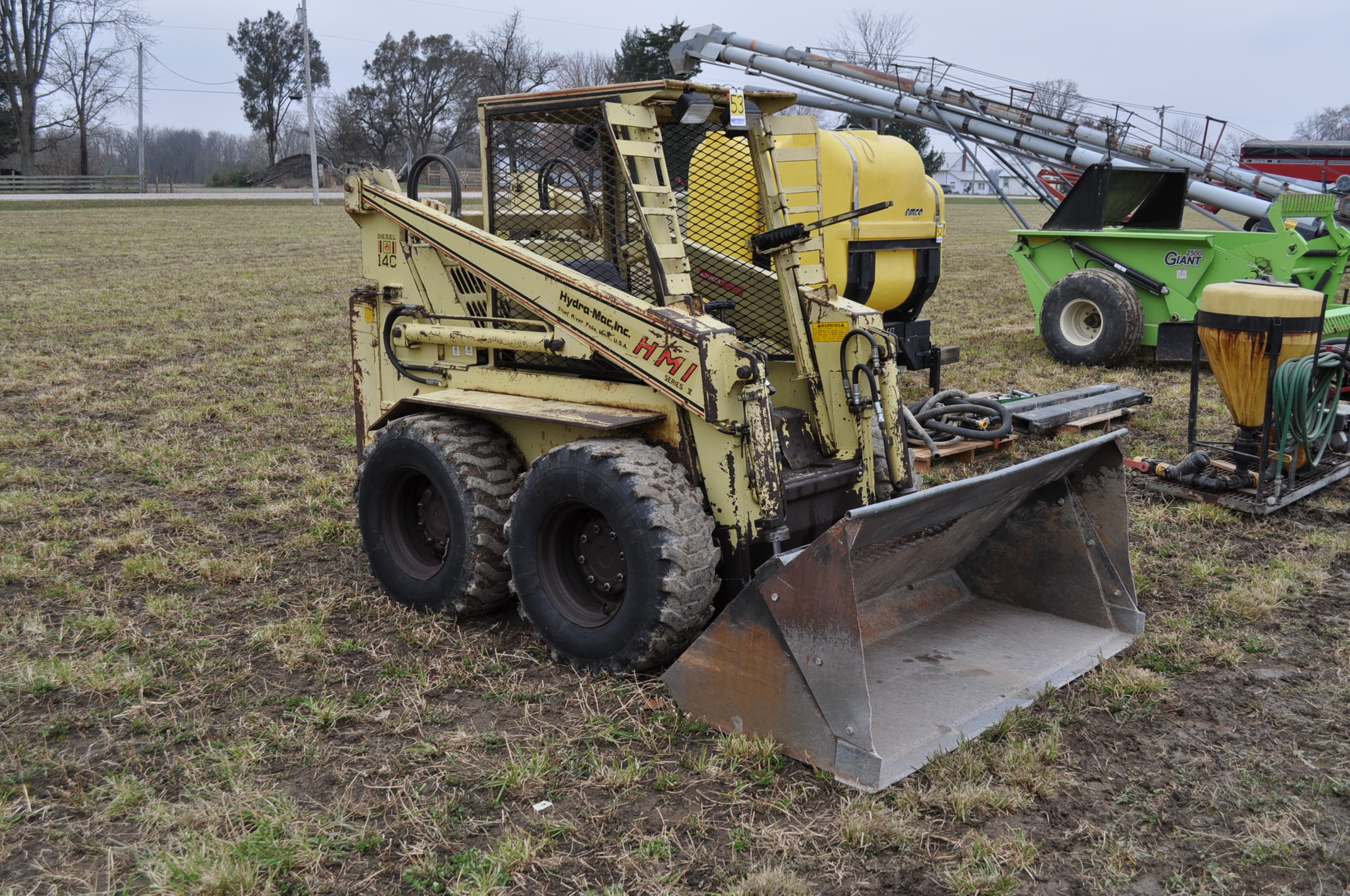 Hydra-Mac HM 1 14C skid steer, Series V, diesel, hydro, gear drive, 69 ...