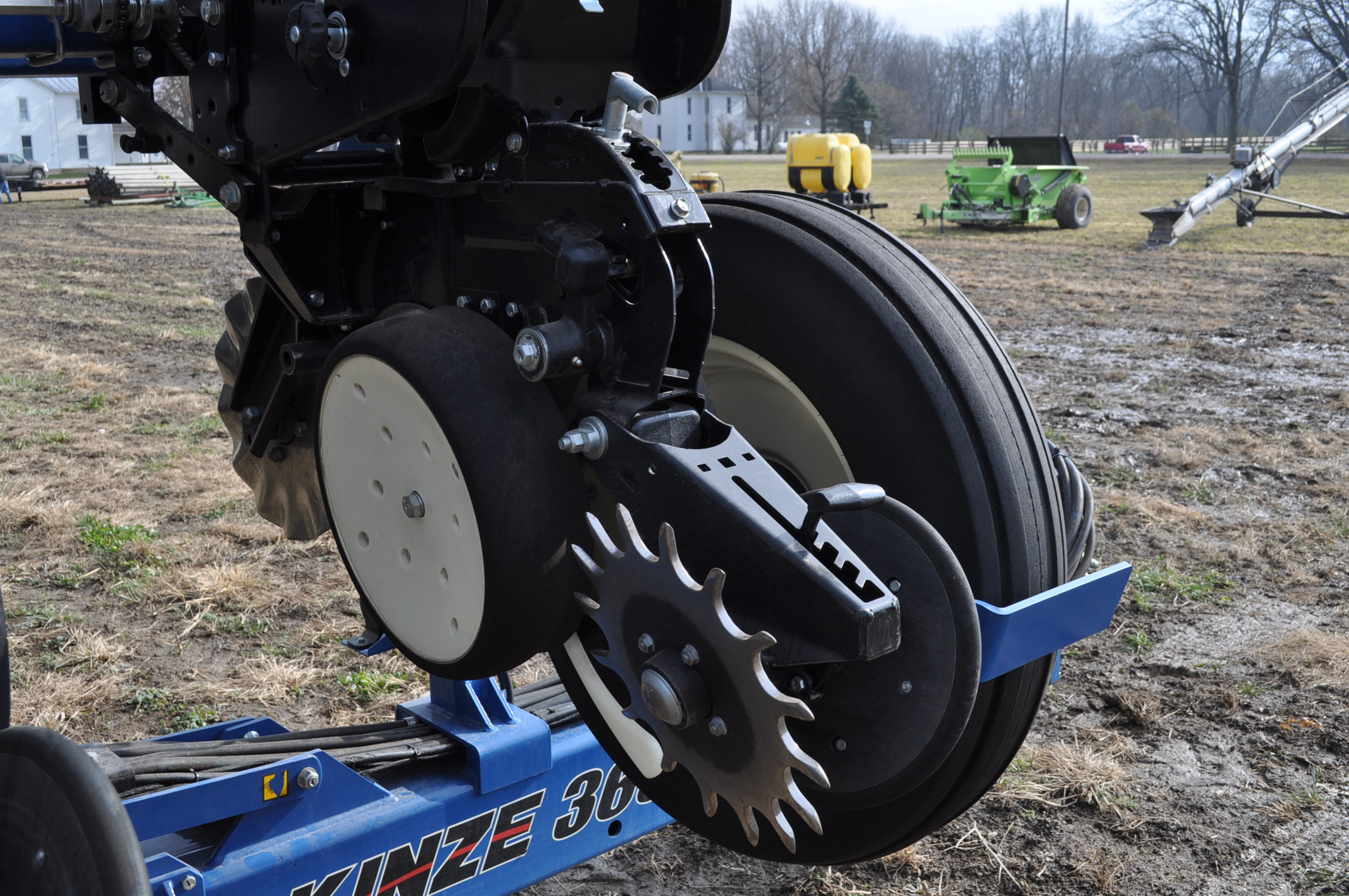 Kinze 3600 12/24 planter, central fill ASD, no-till, rubber/spike ...