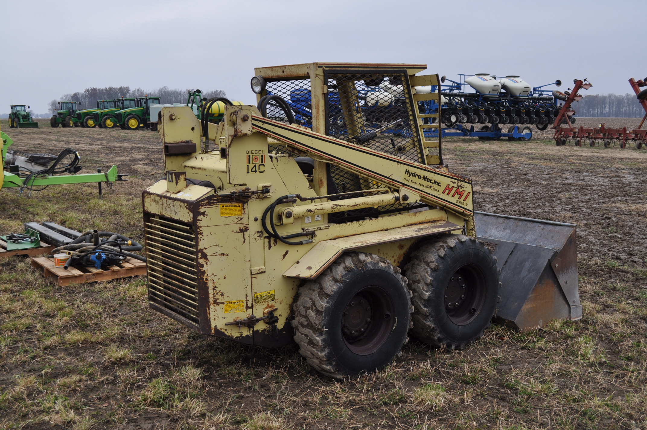 Hydra-Mac HM 1 14C skid steer, Series V, diesel, hydro, gear drive, 69 ...