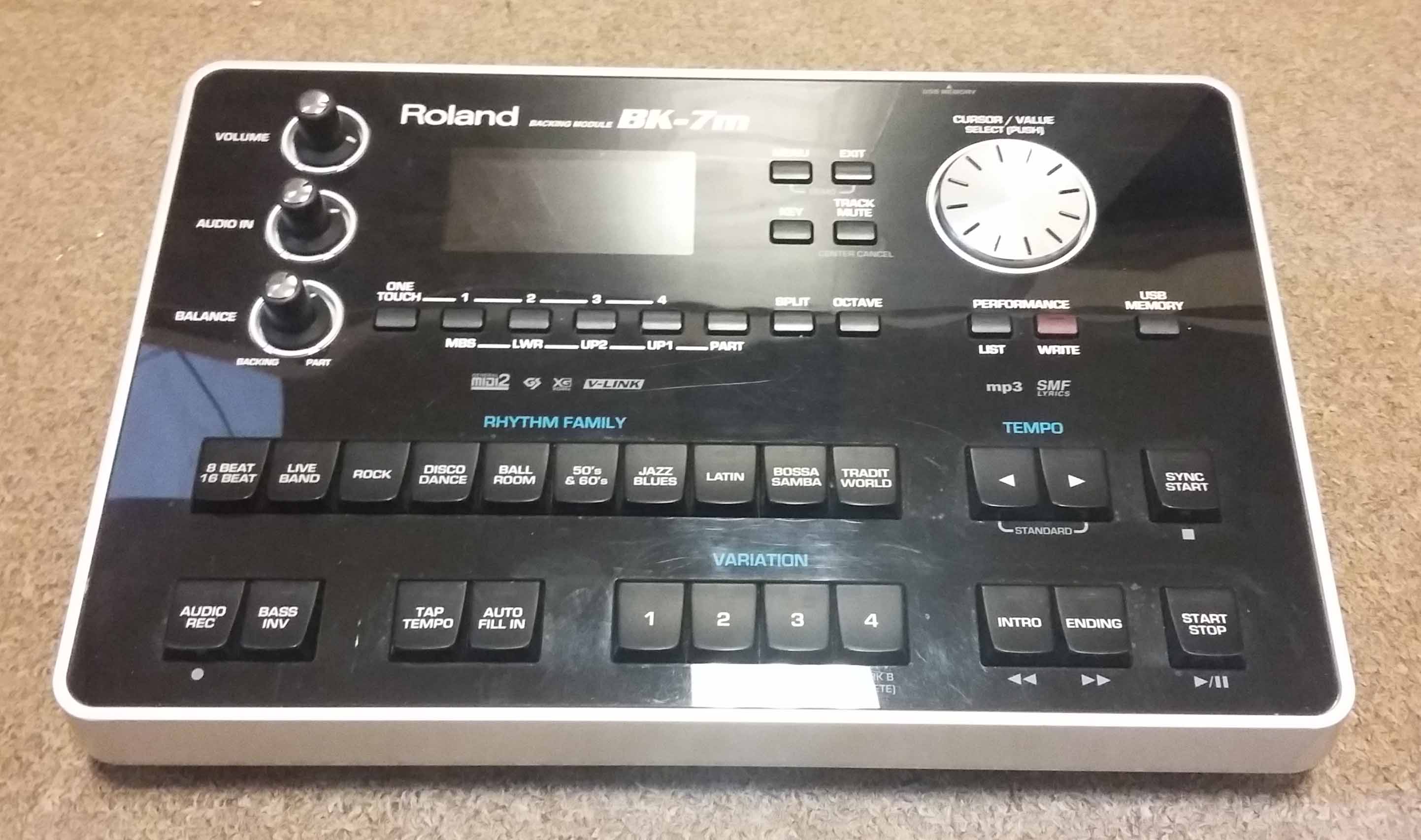ROLAND BK-7M BACKING MODULEstorage and playback options, with drum ...