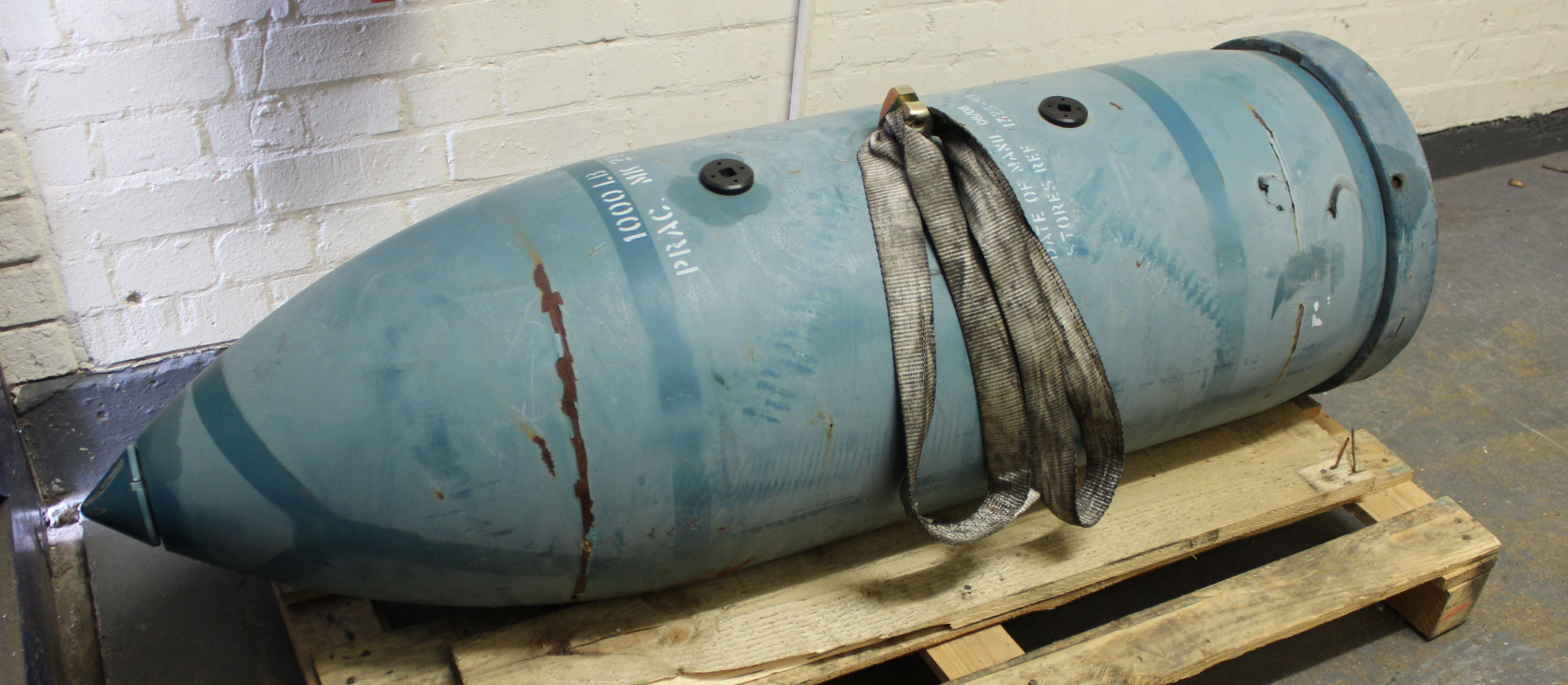 1000lb Mk22 'Harrier' practice bomb, stores references and other ...