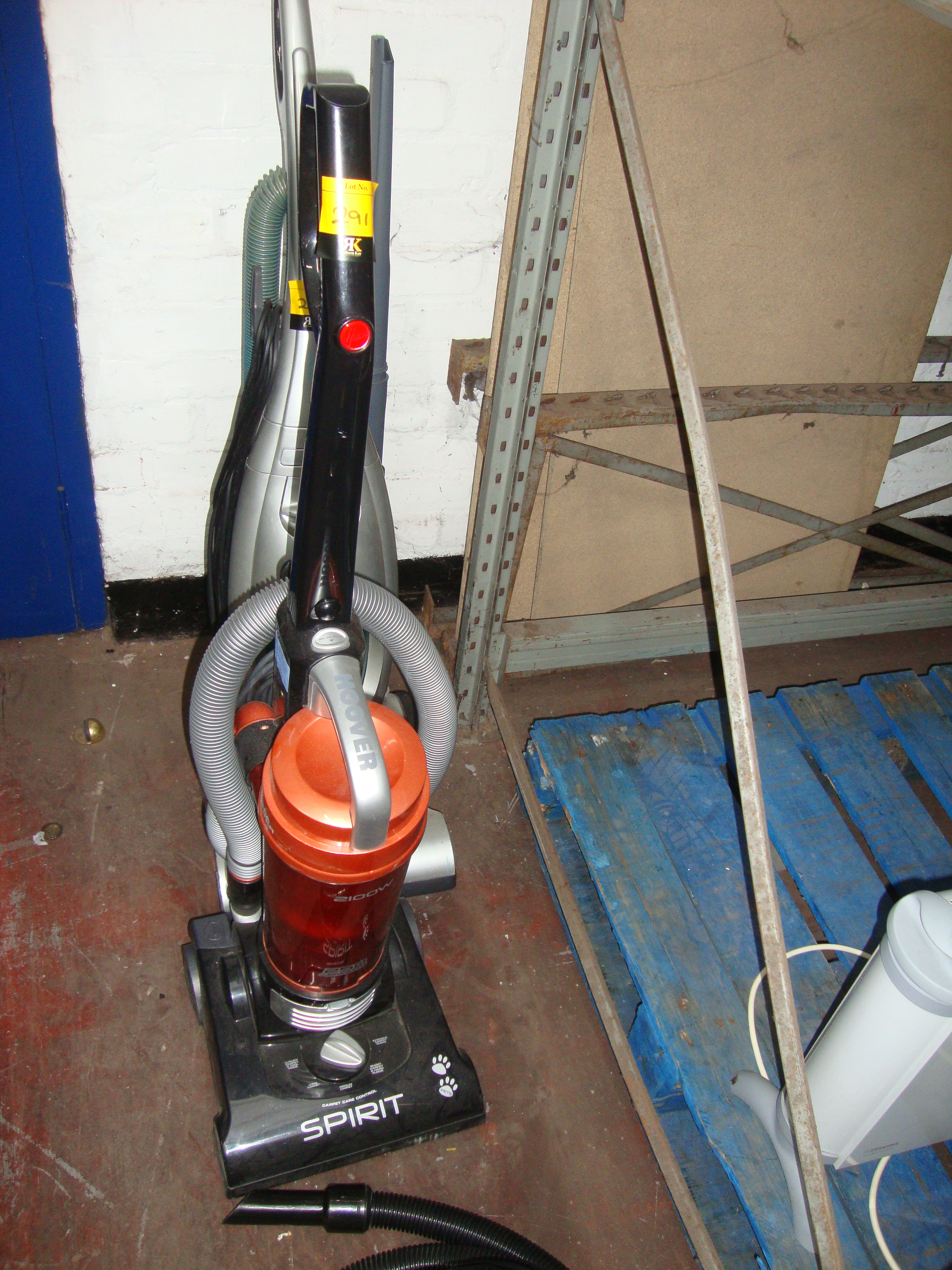 Hoover Spirit 2100W vacuum cleaner IMPORTANT: Please remember goods ...