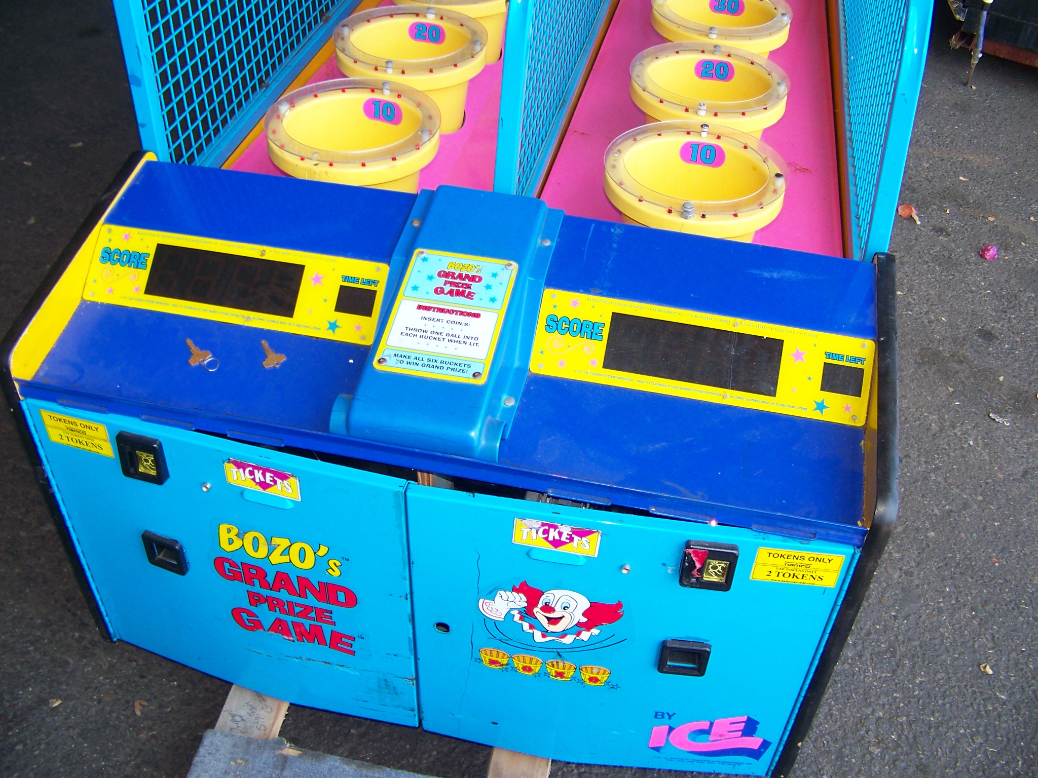 BOZO'S GRAND PRIZE TICKET REDEMPTION GAME Item is in used condition ...