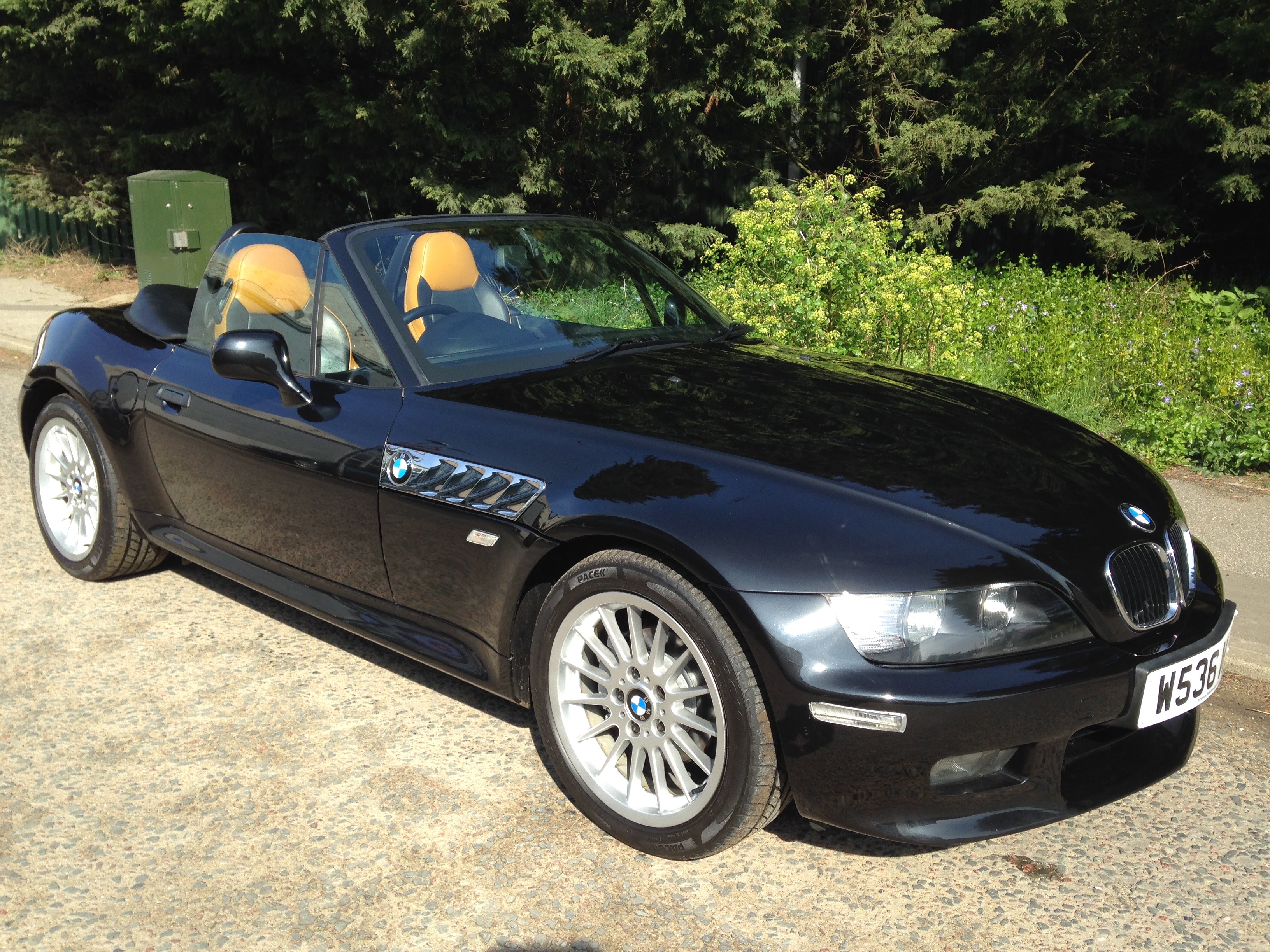 2000 BMW Z3 Cosmos Black Edition 2.0 This stunning 6 cylinder 2.0 Z3 is ...