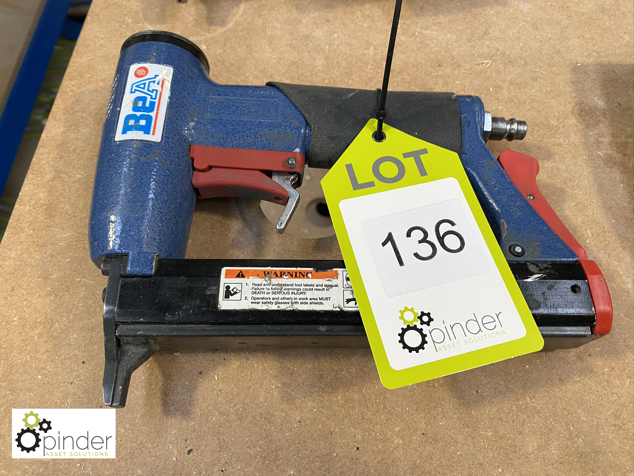 BeA pneumatic Staple Gun (please note there is a lift out fee of £2 ...