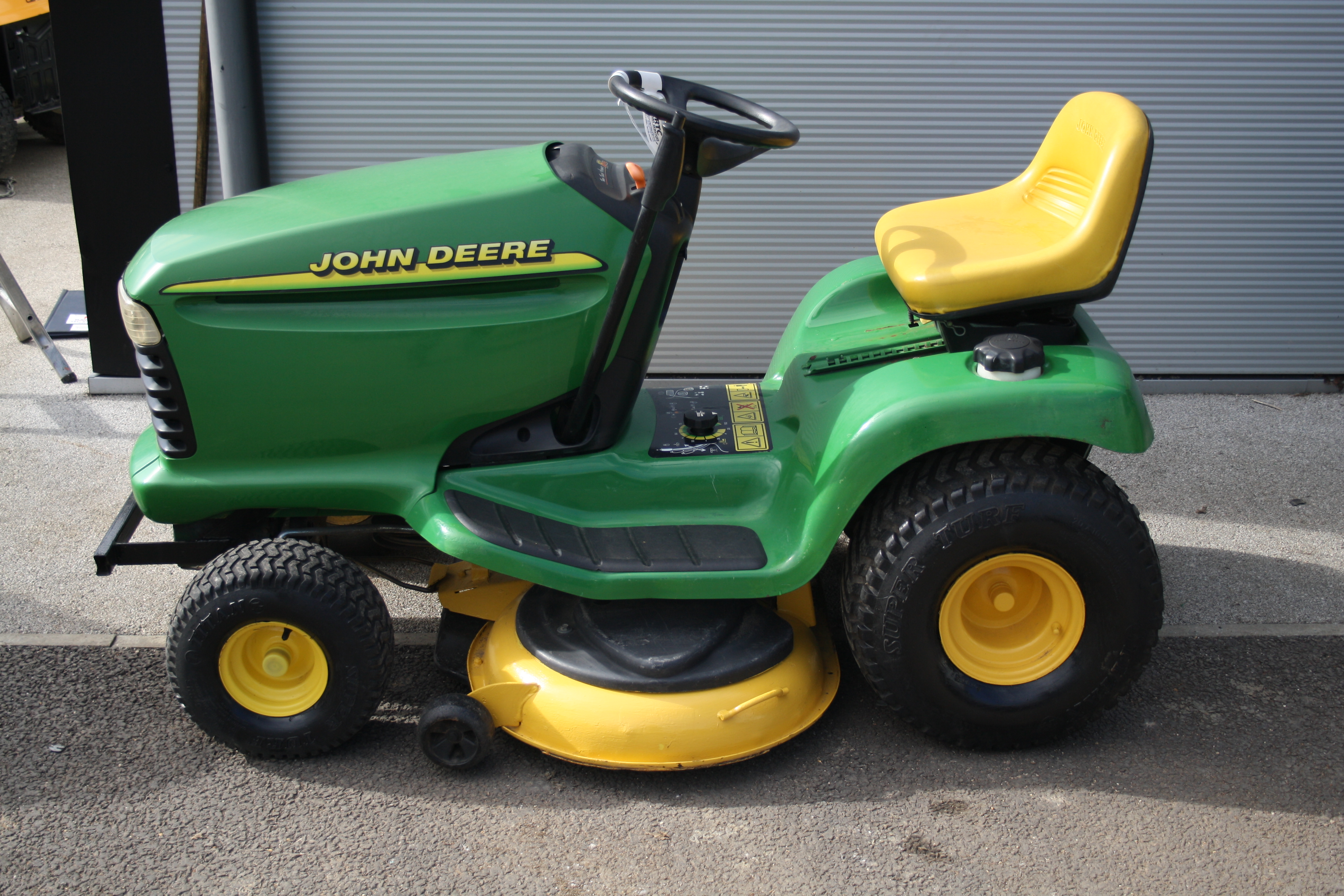 JOHN DEERE LT166 RIDE ON MOWER - USED, SERVICED AND IN GOOD CONDITION