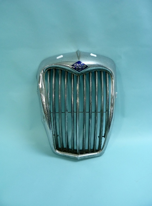 A Riley 1.5 Chrome Radiator Grill, 18in (46cm) high.
