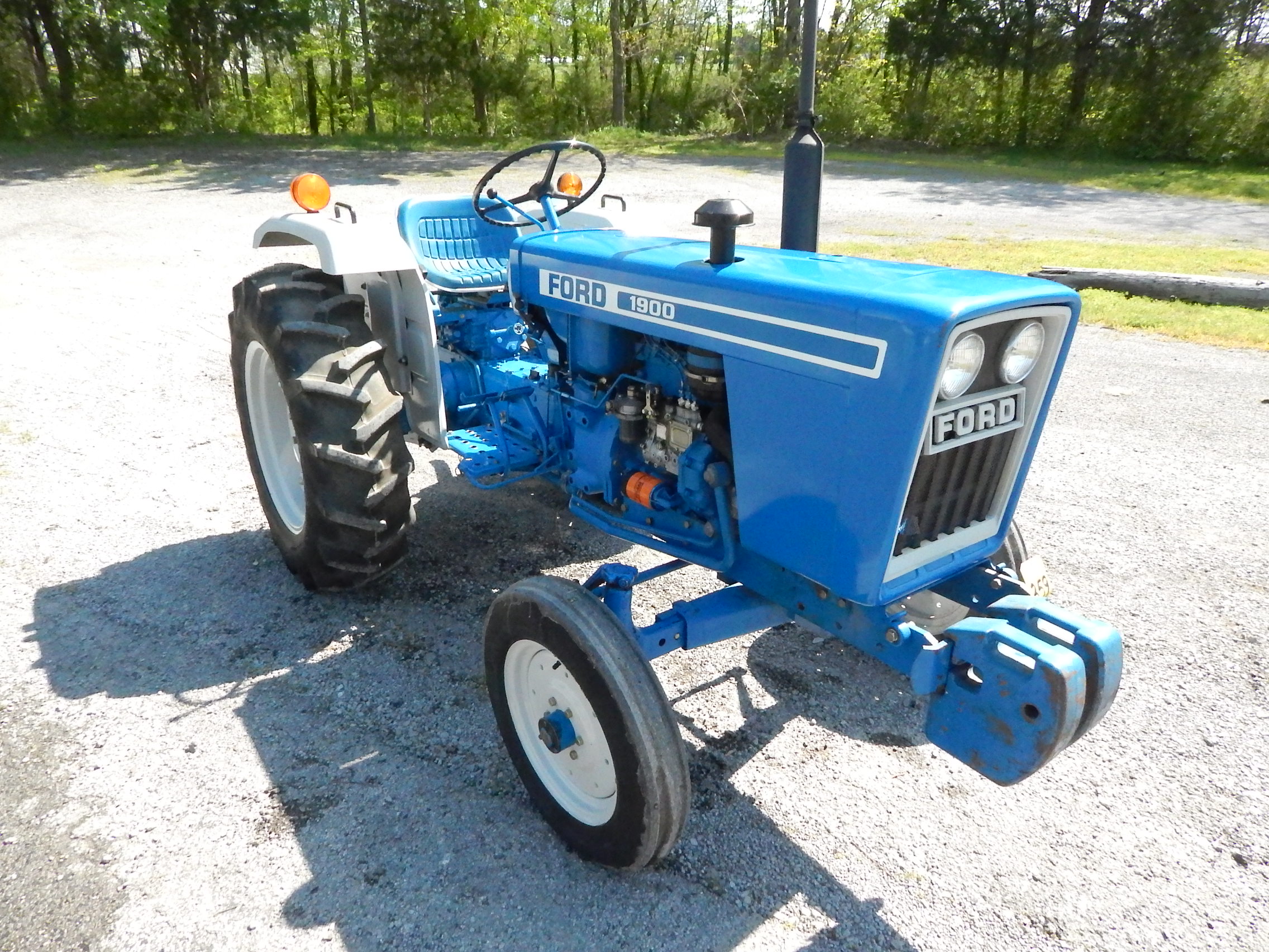 Ford Model 1900 Tractor, VIN U906846, 604 Hrs., 2 WD, Shibaura Diesel ...