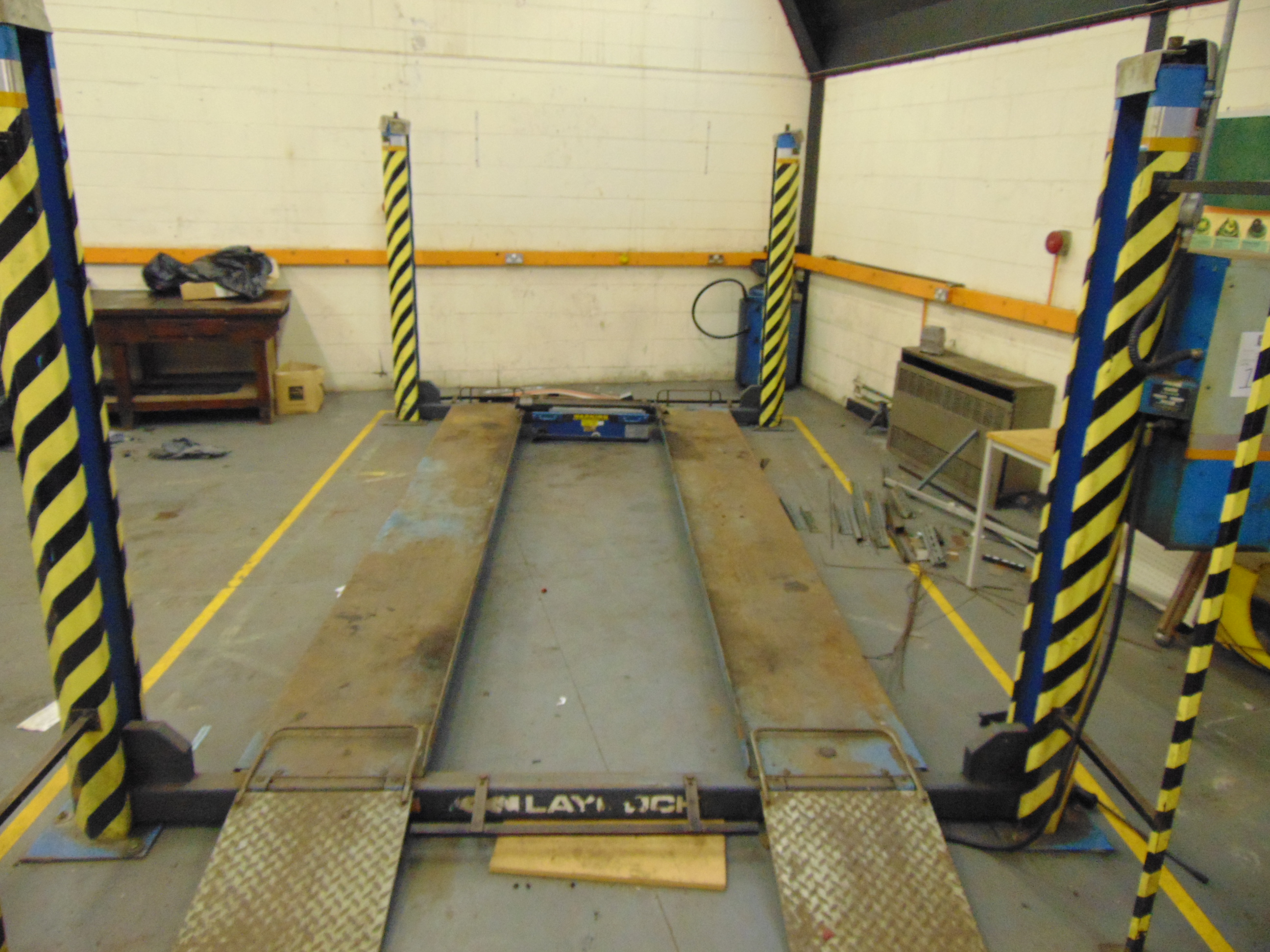 4 POST VEHICLE RAMP LAYCOCK 4 POST RAMP 3.0TON C/W 1.6 TON WHEEL LIFT ...