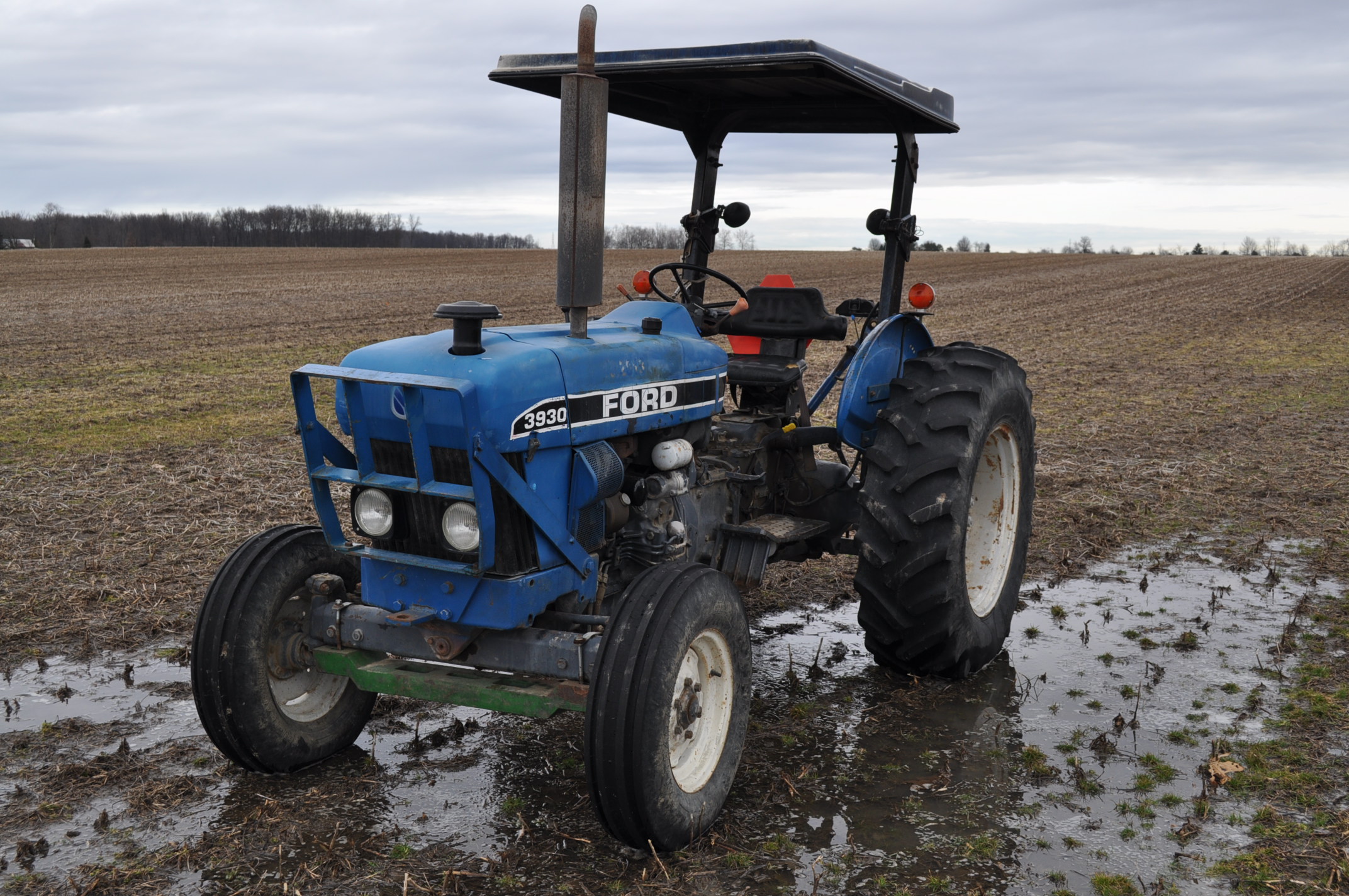 Ford 3930 2WD tractor, diesel, shuttle shift, 3 pt, 1 hyd remote, PTO ...
