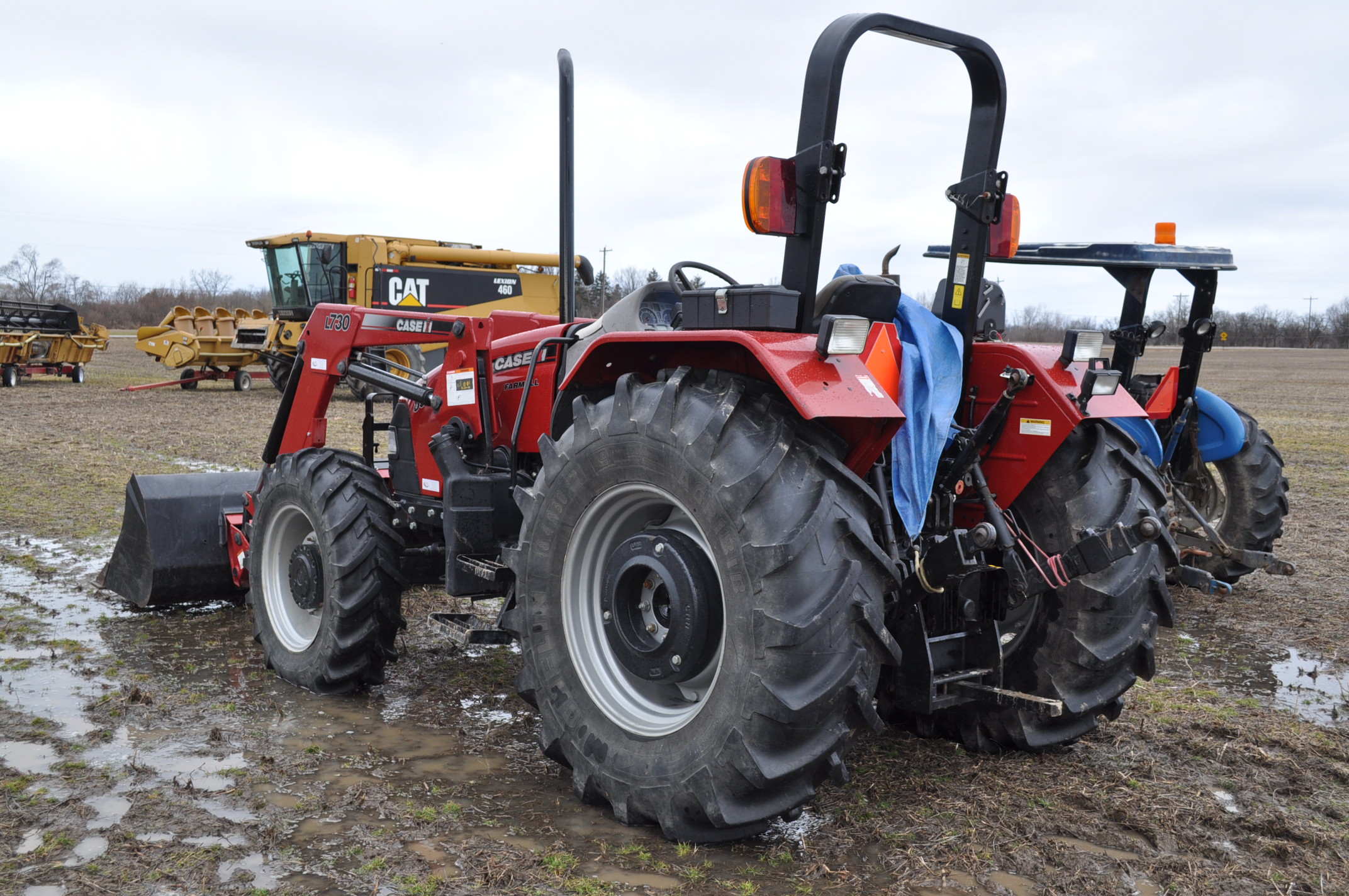 Case IH Farmall 85U MFWD tractor with L730 loader, 1473 hrs, 12 sp ...