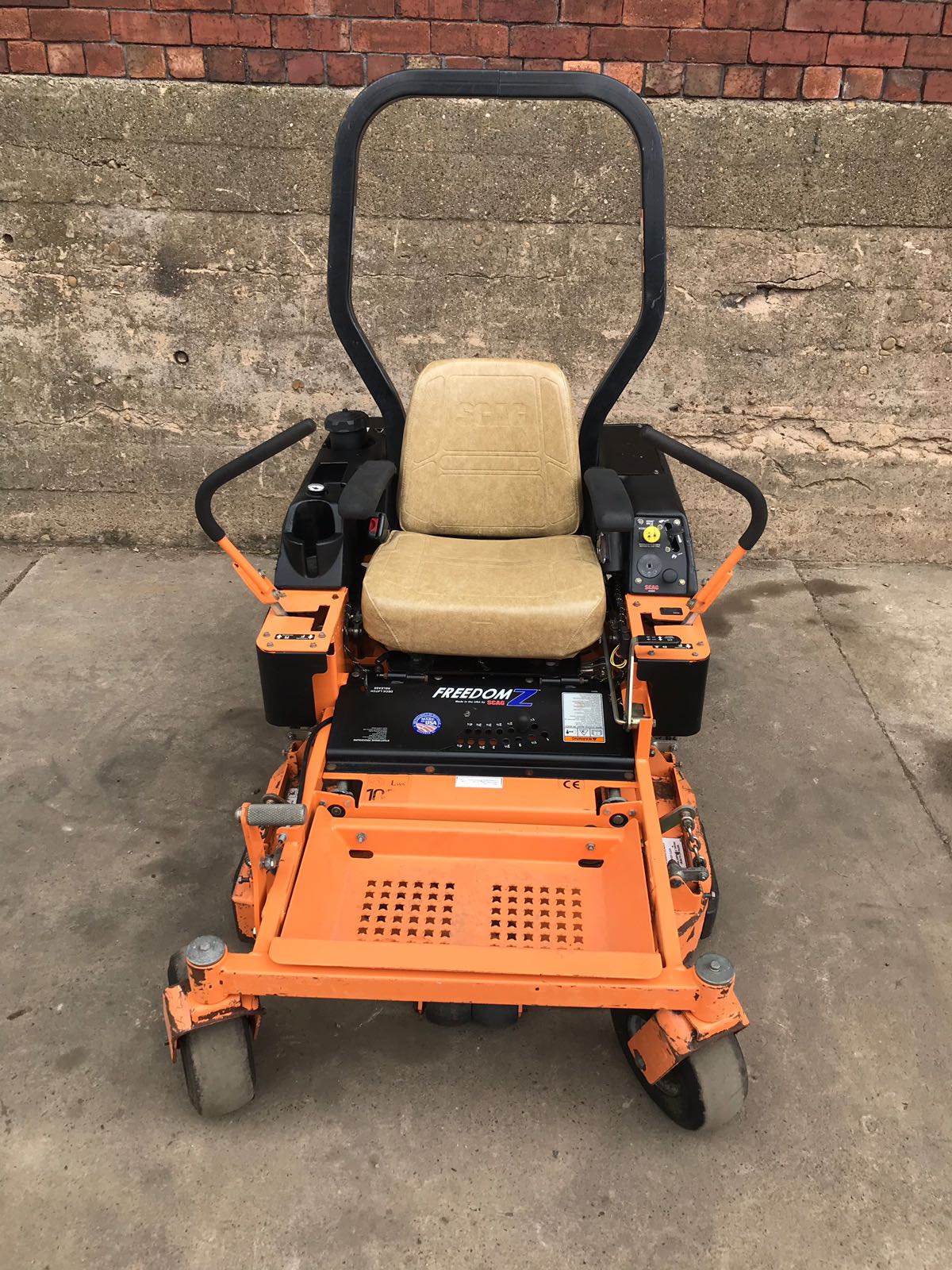 DM - 2014 SCAG FREEDOM Z ZERO TURN RIDE ON PETROL LAWN MOWER, REAR ...