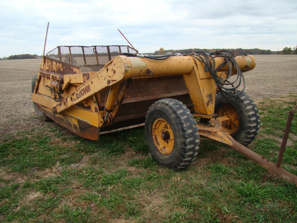 Lot 59: Soil Mover brand 7 yard dirt scraper 700RF