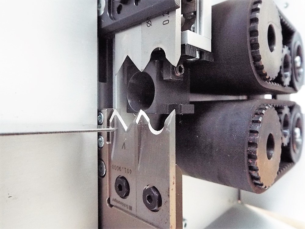 Schleuniger Powerstrip 9500 Automatic Wire Cutting & Stripping Machine ...