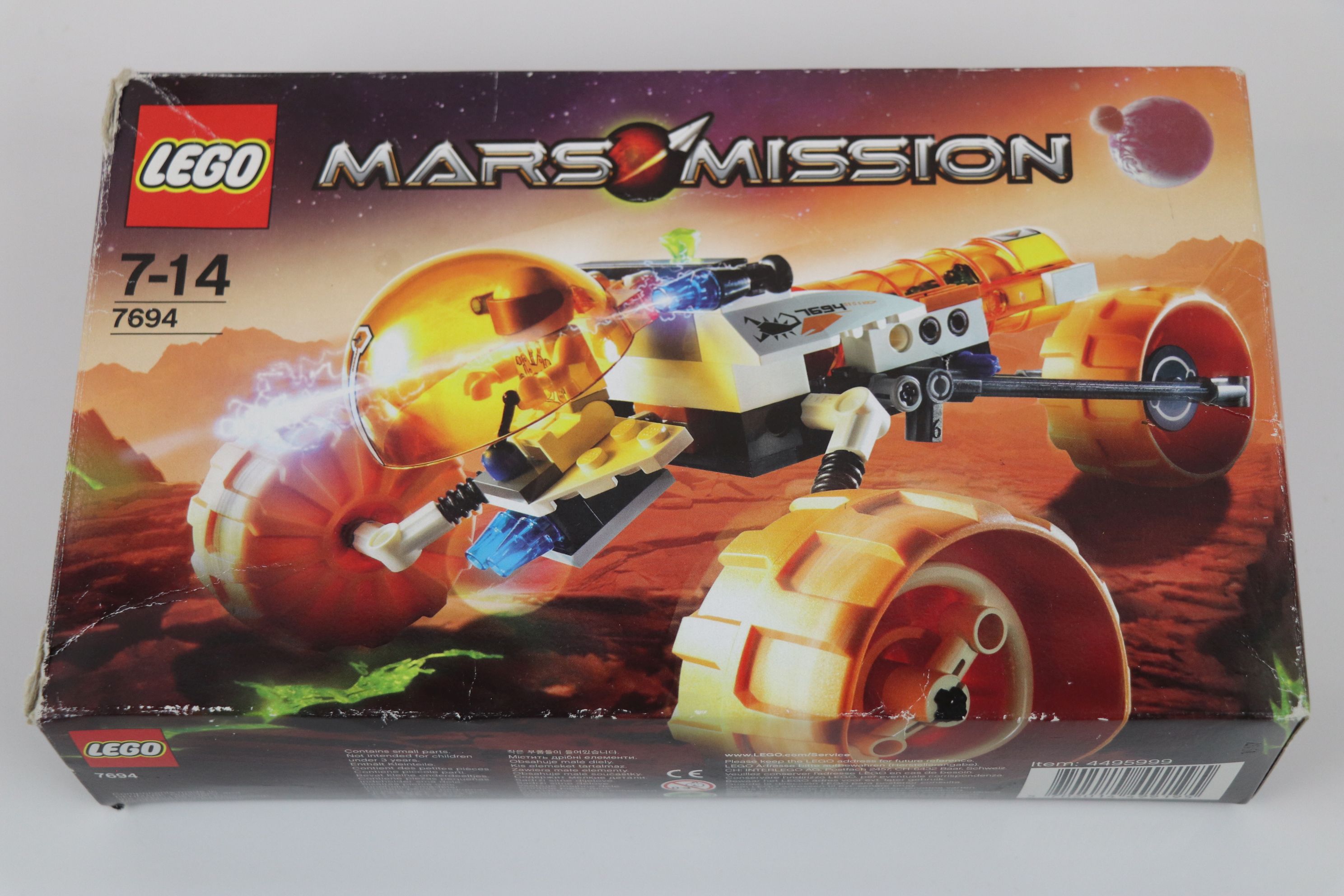 Six boxed Lego Mars Mission sets to include 7693, 7646, 7697, 7648 ...