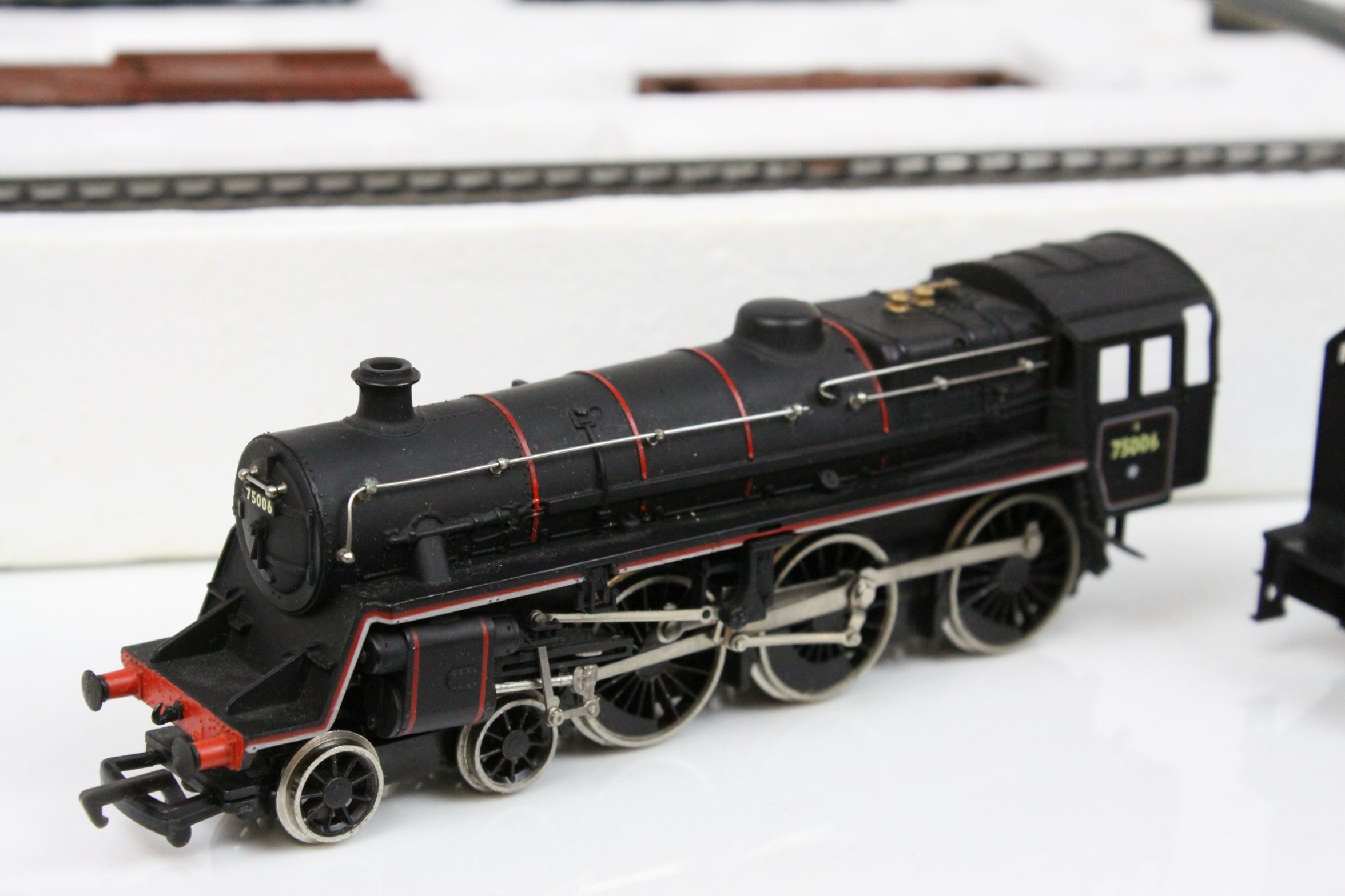 Boxed Palitoy Mainline OO gauge BR Steam Freight electric train set ...
