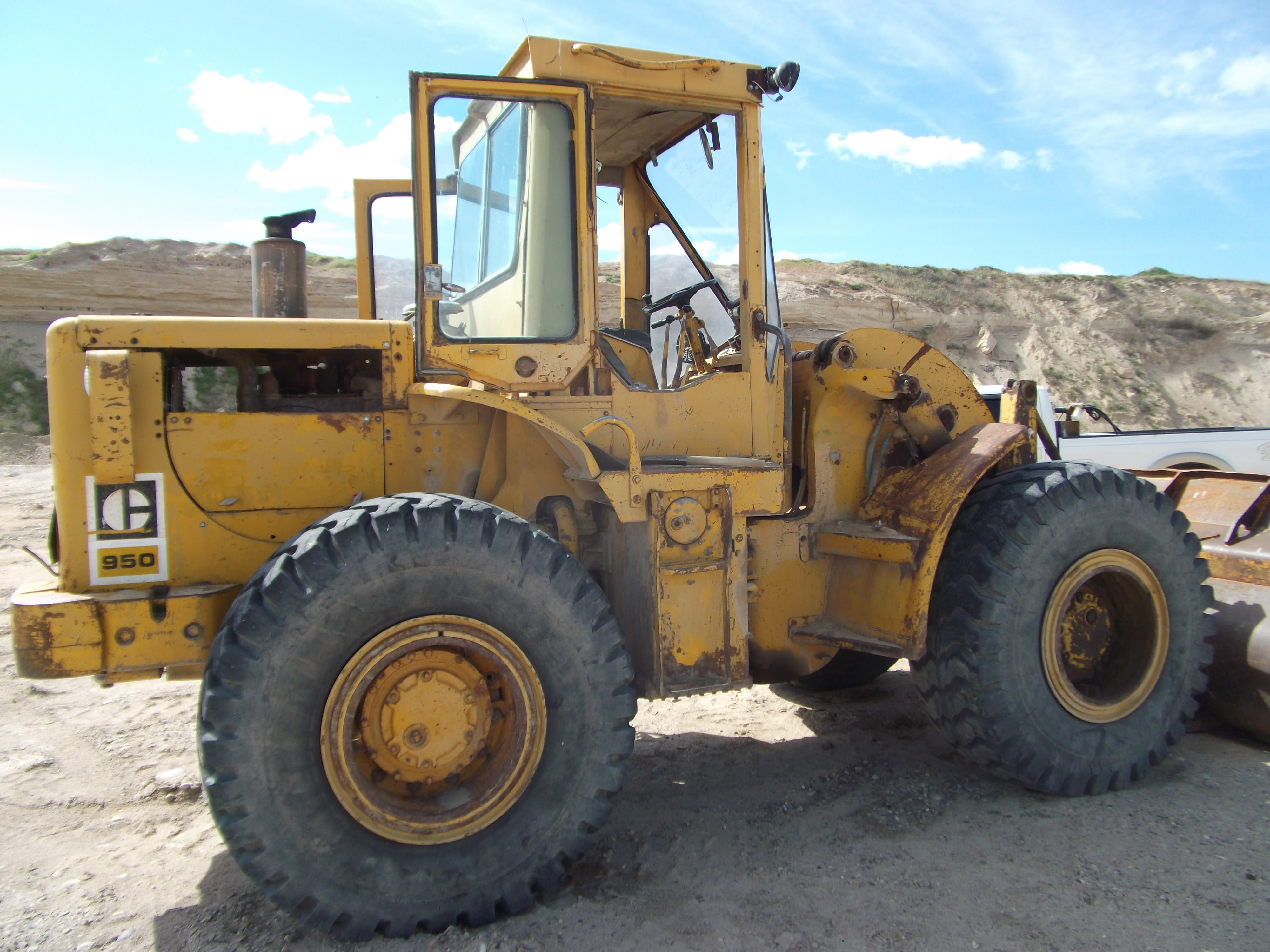 Cat 950 front loader w/hay fork