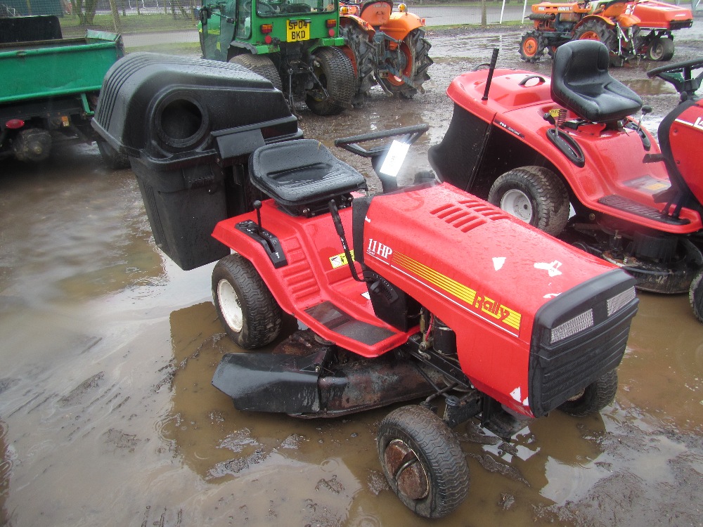 Rally 11hp Ride on Mower c/w Collector
