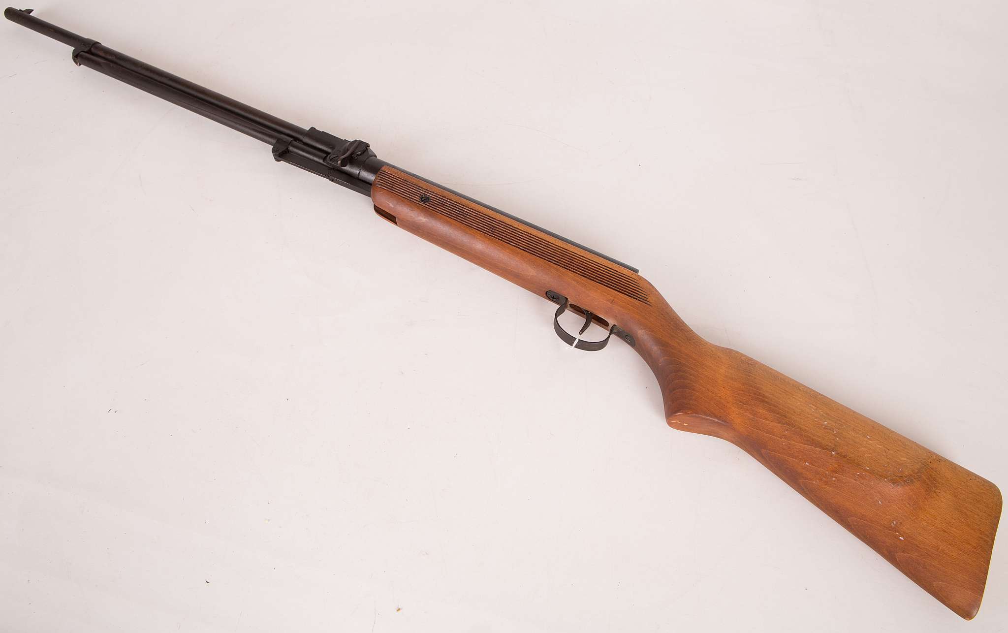 A vintage .11 under lever air rifle (Hungarian - Relum)