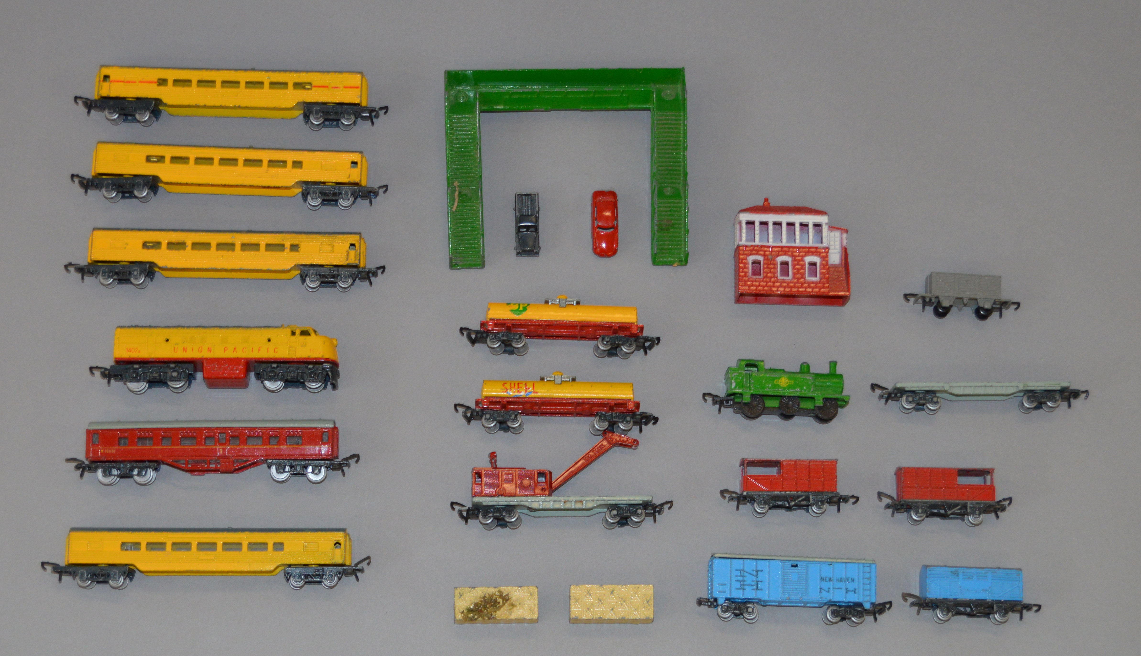 Small lot of Lone Star trains and accessories