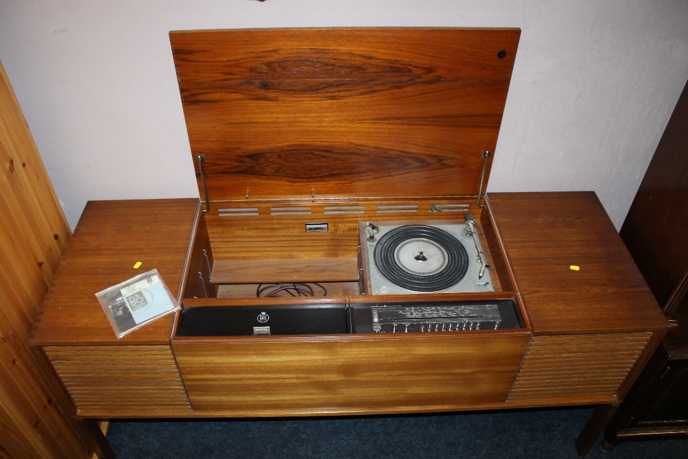 A RETRO BANG & OLUFSEN BEOMASTER 1200 TEAK RADIOGRAM