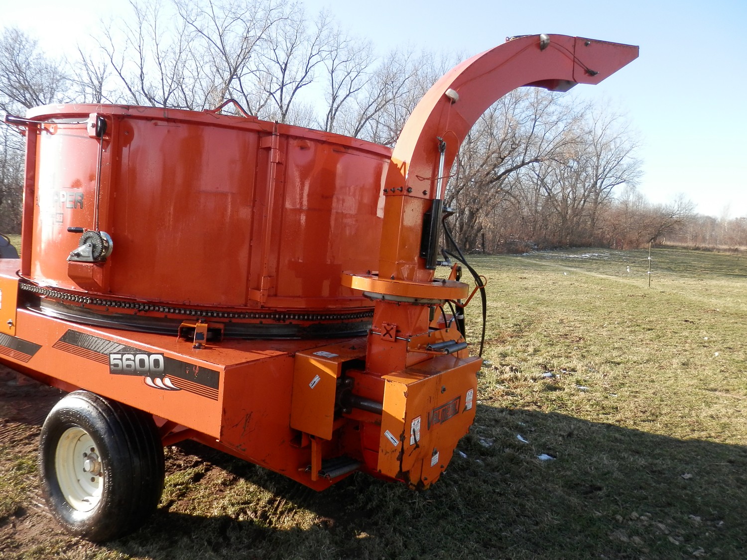 VALMETAL AGRI CHOPPER 5600 Bale Processor/Tub Grinder w/dual adj. bale ...