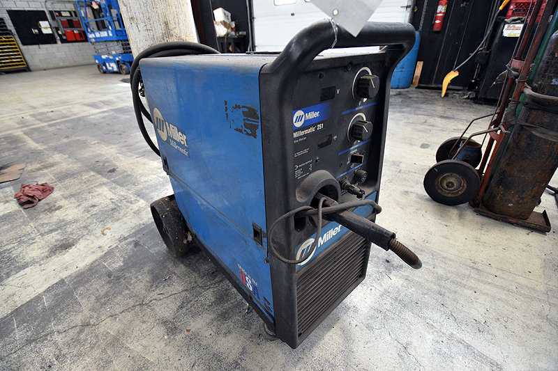 Miller Millermatic 251 Mig Welder