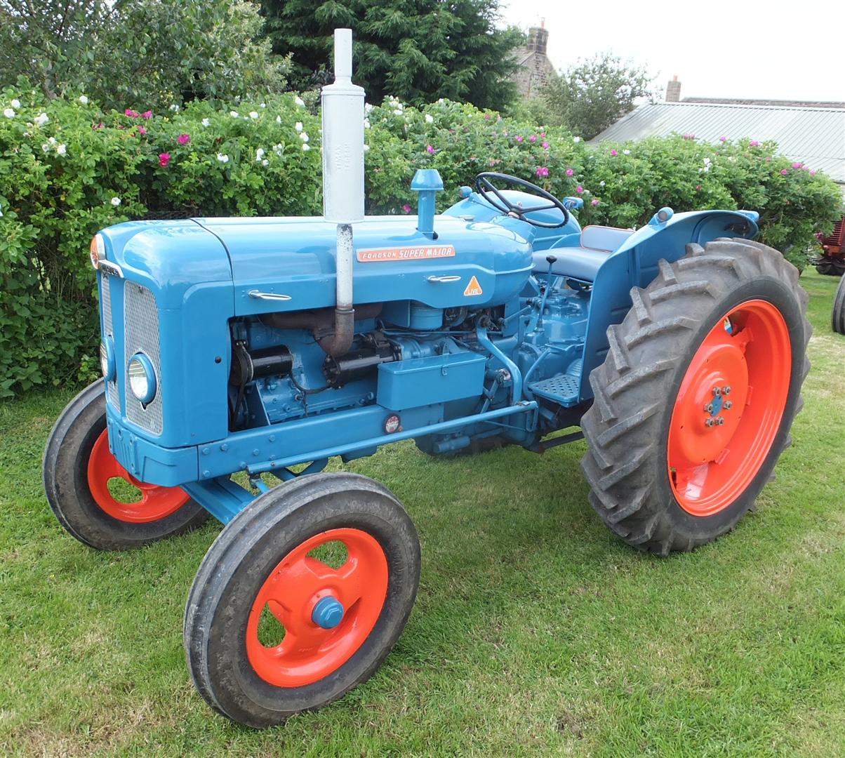 1961 FORDSON Super Major 4cylinder diesel TRACTOR Reg. No. LRP 391E ...