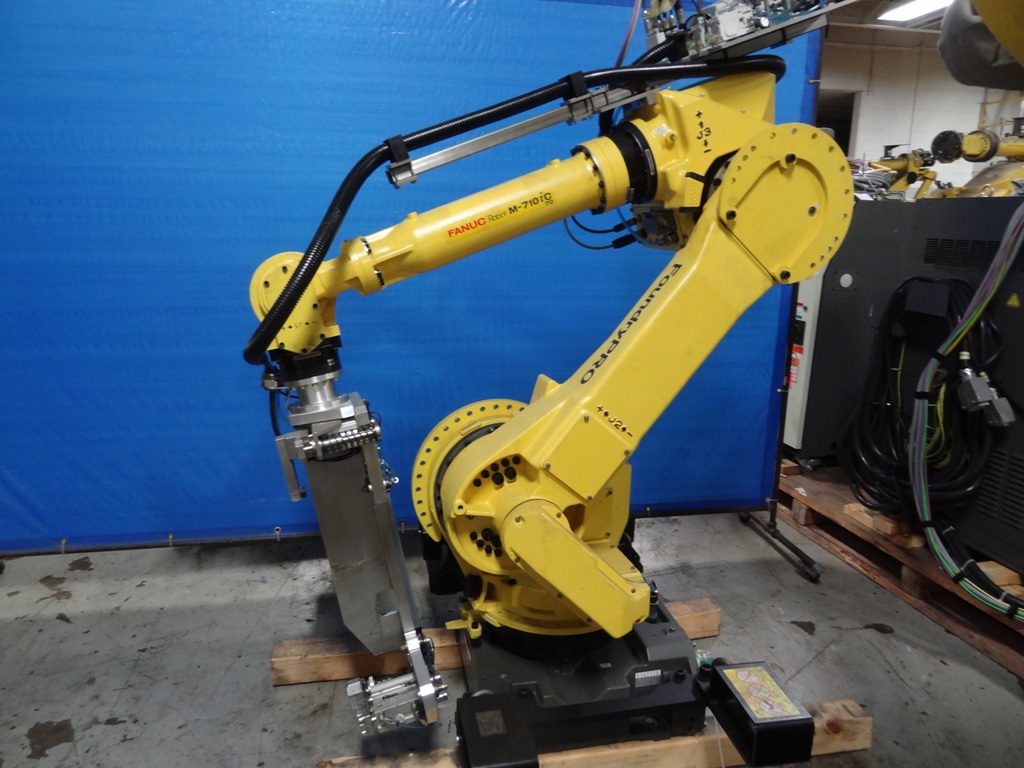 FANUC M710iC/70 FOUNDRY PRO ROBOT WITH R-30iA, SN F-107173, YEAR 2011 ...