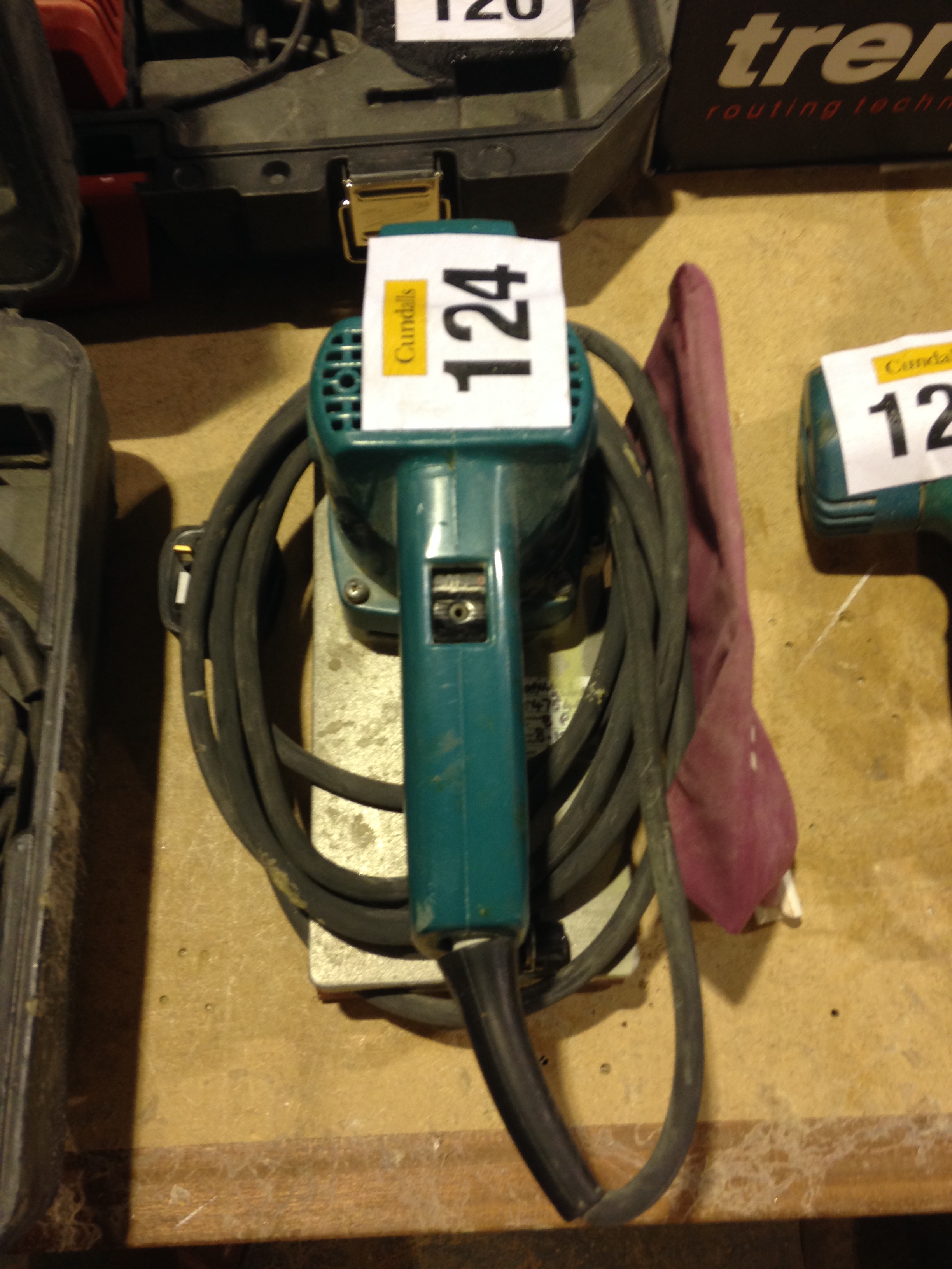 Makita PC-GF15 Electric Sander. VAT will be charged on the hammer price