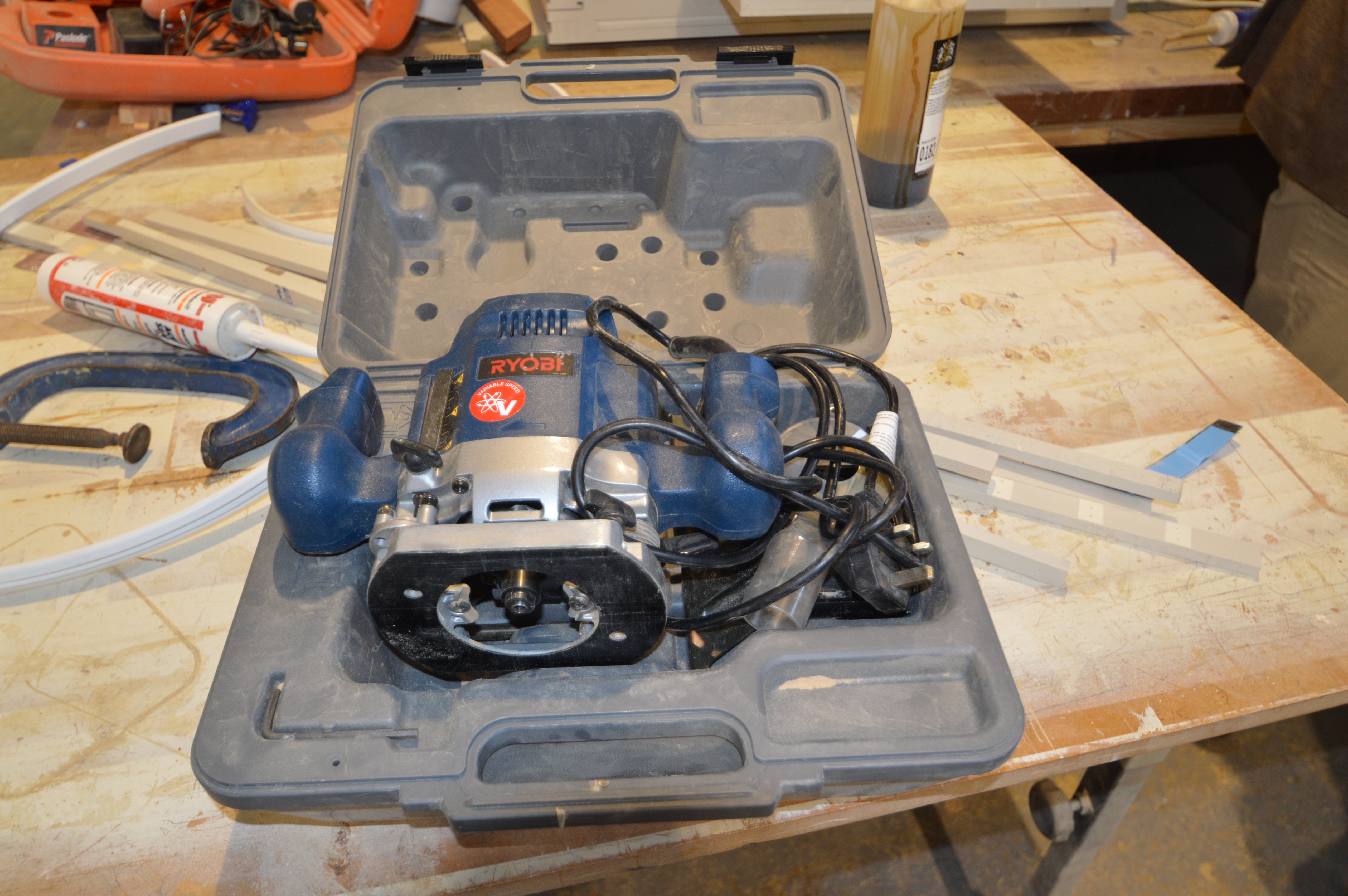 Ryobi Router RE-155. VAT will be charged on the hammer price