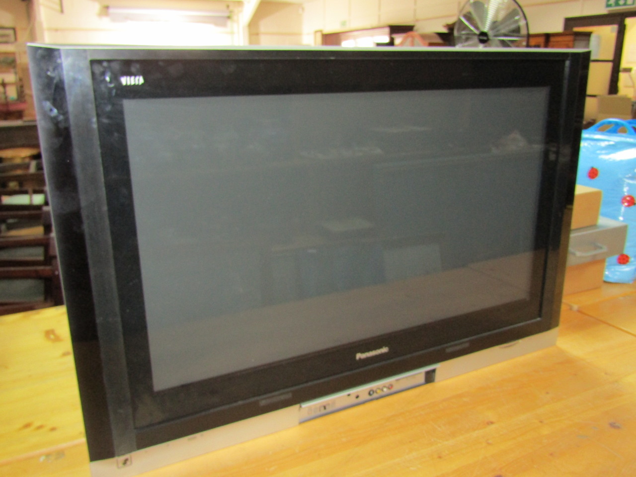 A Panasonic Viera DV3 36 inch television, with a chrome finish surround ...