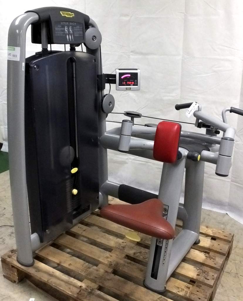 Technogym Selection Upper Back Seated Row Machine - Good overall ...
