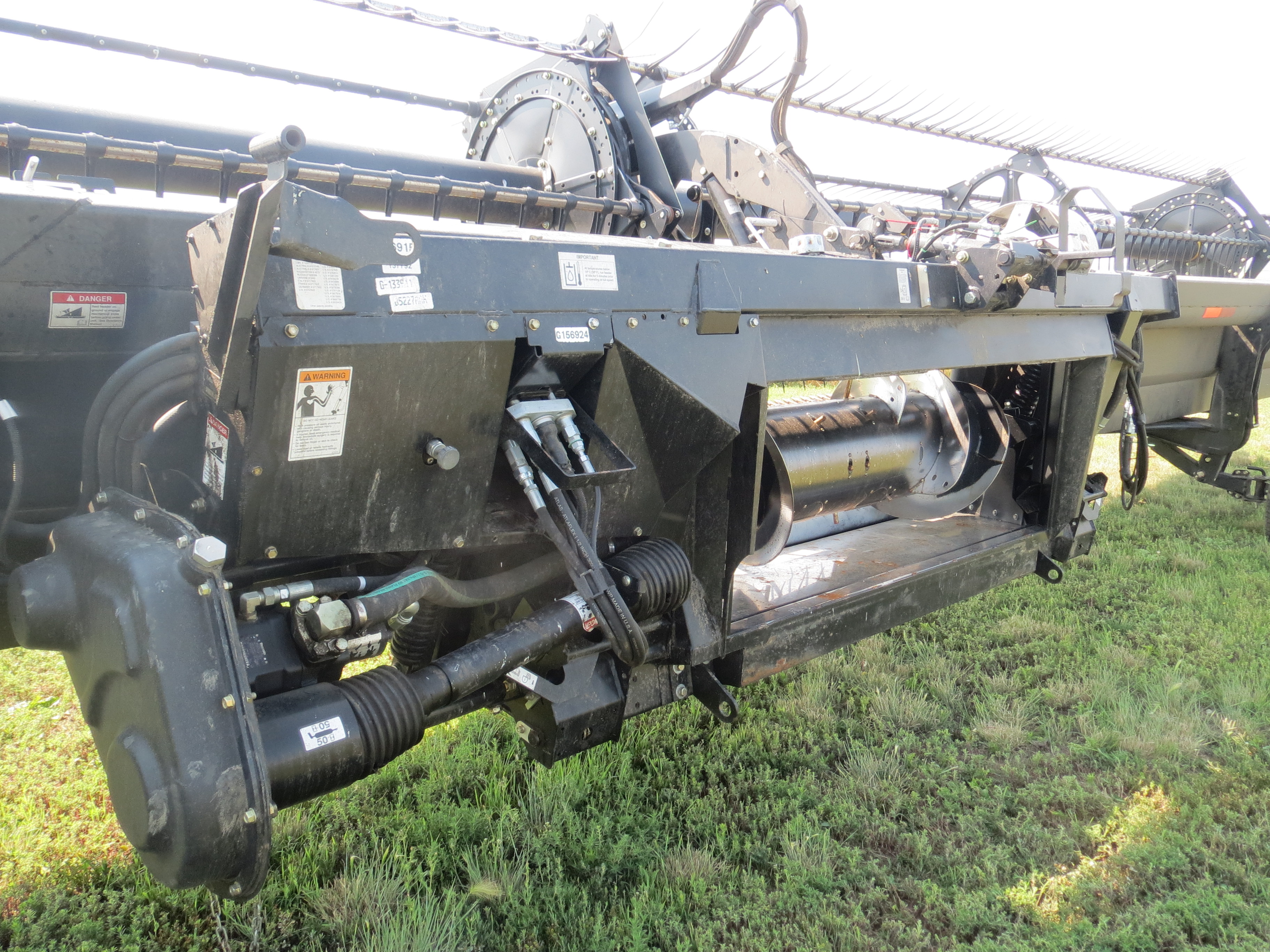 2009 MACDON D60-D STRAIGHT CUT DRAPER HEADER; 45 Ft, Hydraulic Fore/Aft ...