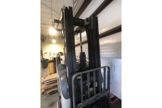 Crown S700 RR Series Reach Truck / Narrow-Aisle Forklift, S/N 1A373171 ...