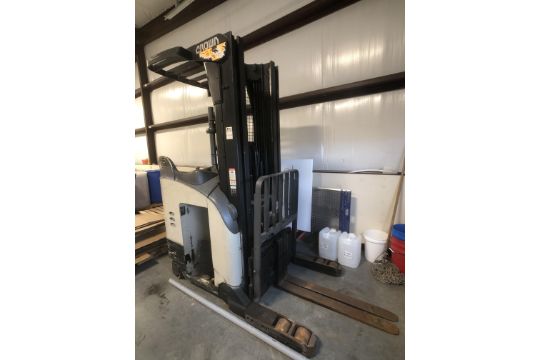 Crown S700 RR Series Reach Truck / Narrow-Aisle Forklift, S/N 1A373171 ...